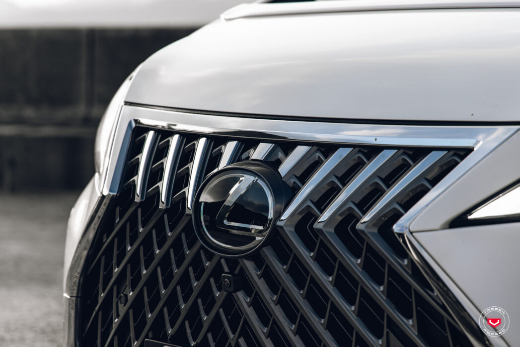 LEXUS LM 350 - SERIES 17: S17-15T - Vossen Wheels