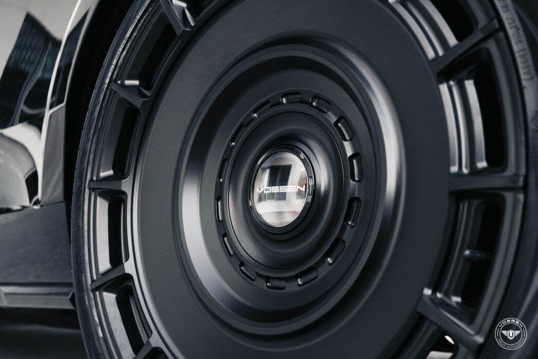 LAND ROVER RANGE ROVER - URBAN AUTOMOTIVE X VOSSEN: UV-7 - Vossen Wheels