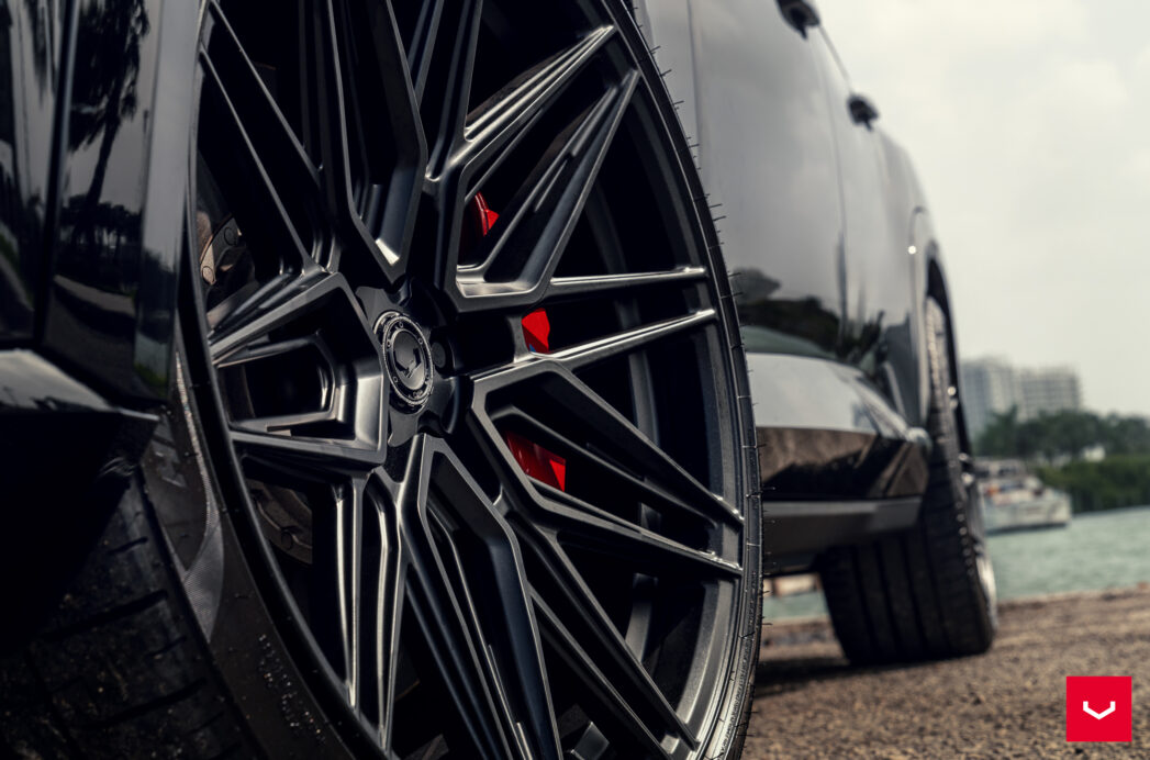 BMW XM - HYBRID FORGED SERIES: HF-7 - Vossen Wheels