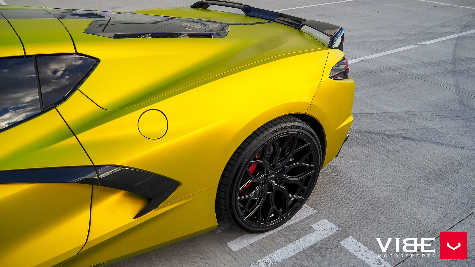 CHEVROLET CORVETTE C8 - HYBRID FORGED SERIES: HF-2 - Vossen Wheels