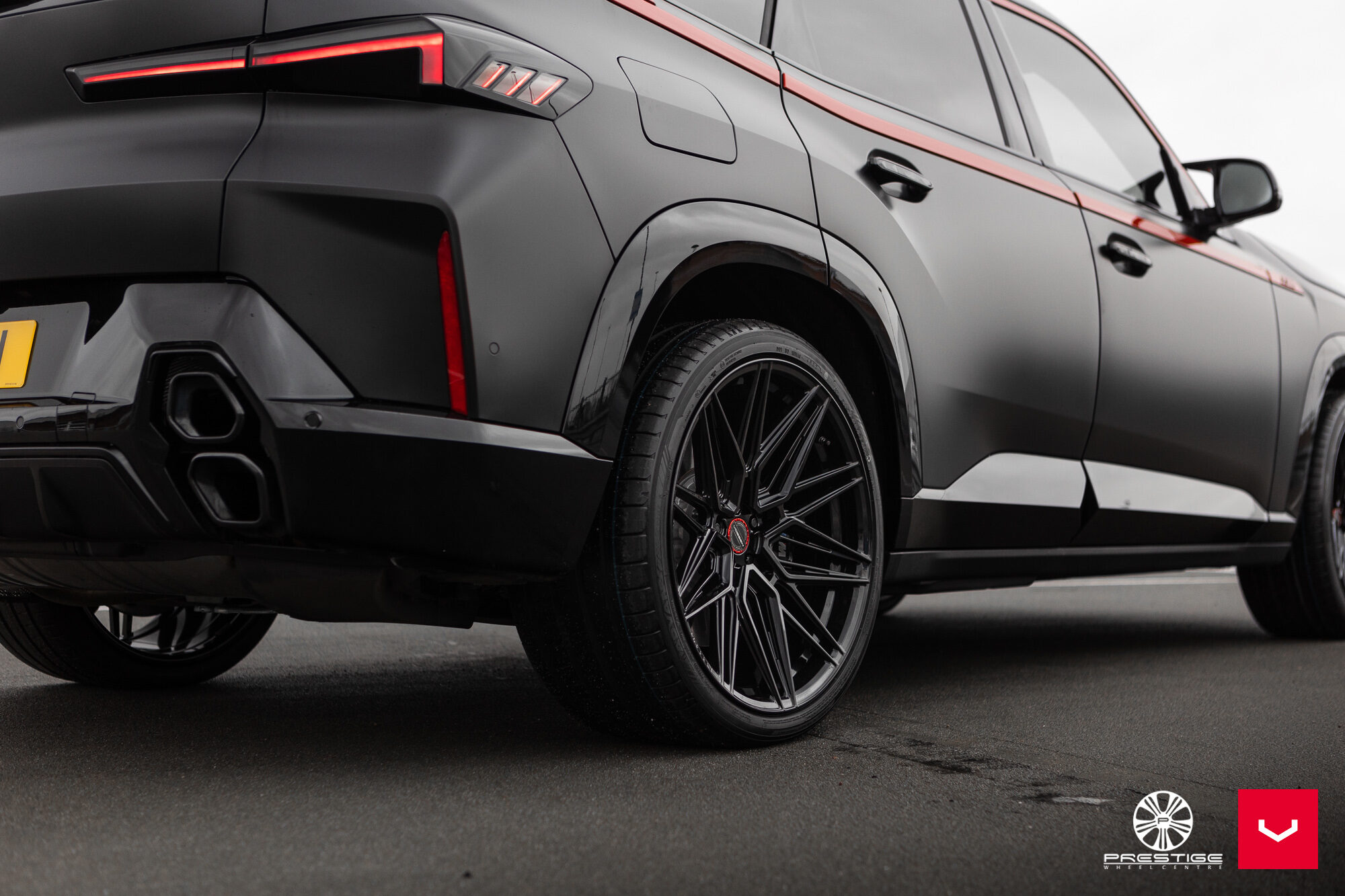 BMW XM - HYBRID FORGED SERIES: HF-7 - Vossen Wheels