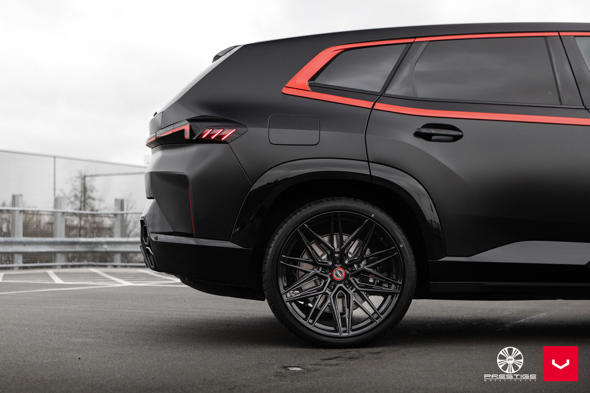 BMW XM - HYBRID FORGED SERIES: HF-7 - Vossen Wheels