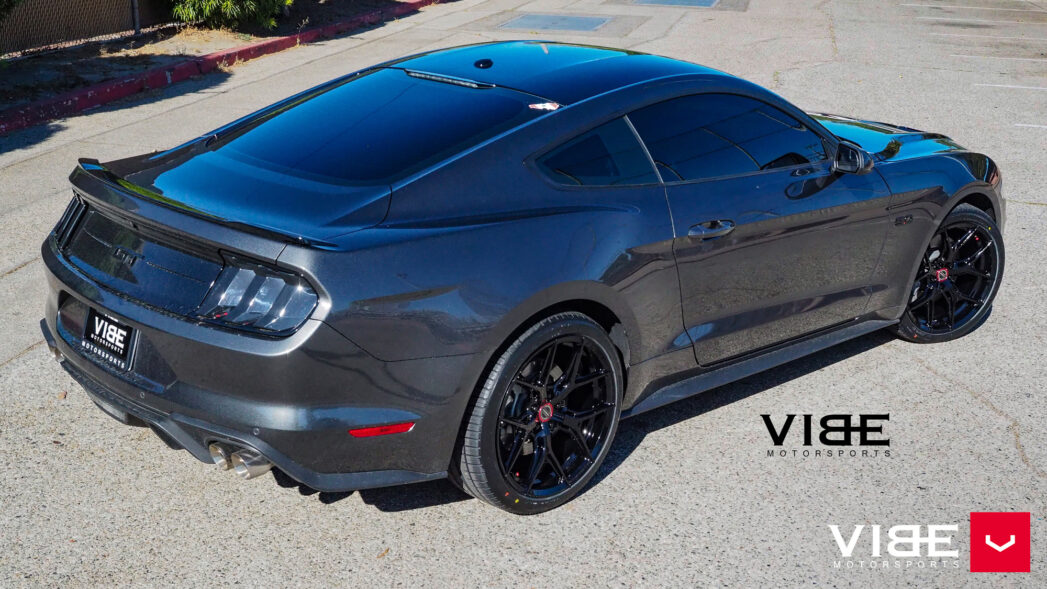 FORD MUSTANG - HYBRID FORGED SERIES: HF-5 - Vossen Wheels