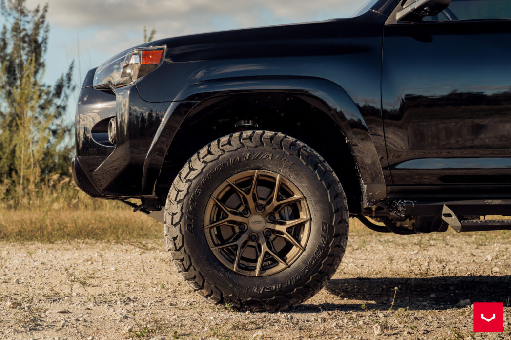 TOYOTA 4RUNNER - HYBRID FORGED SERIES: HF6-4 - Vossen Wheels