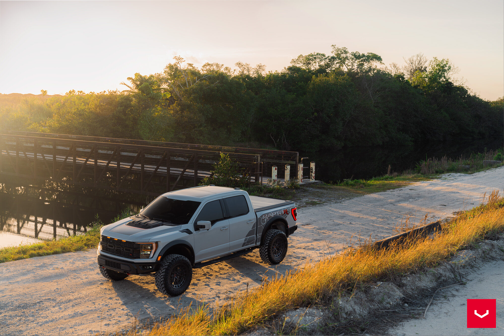 FORD RAPTOR R - HYBRID FORGED SERIES: HFX-1 - Vossen Wheels