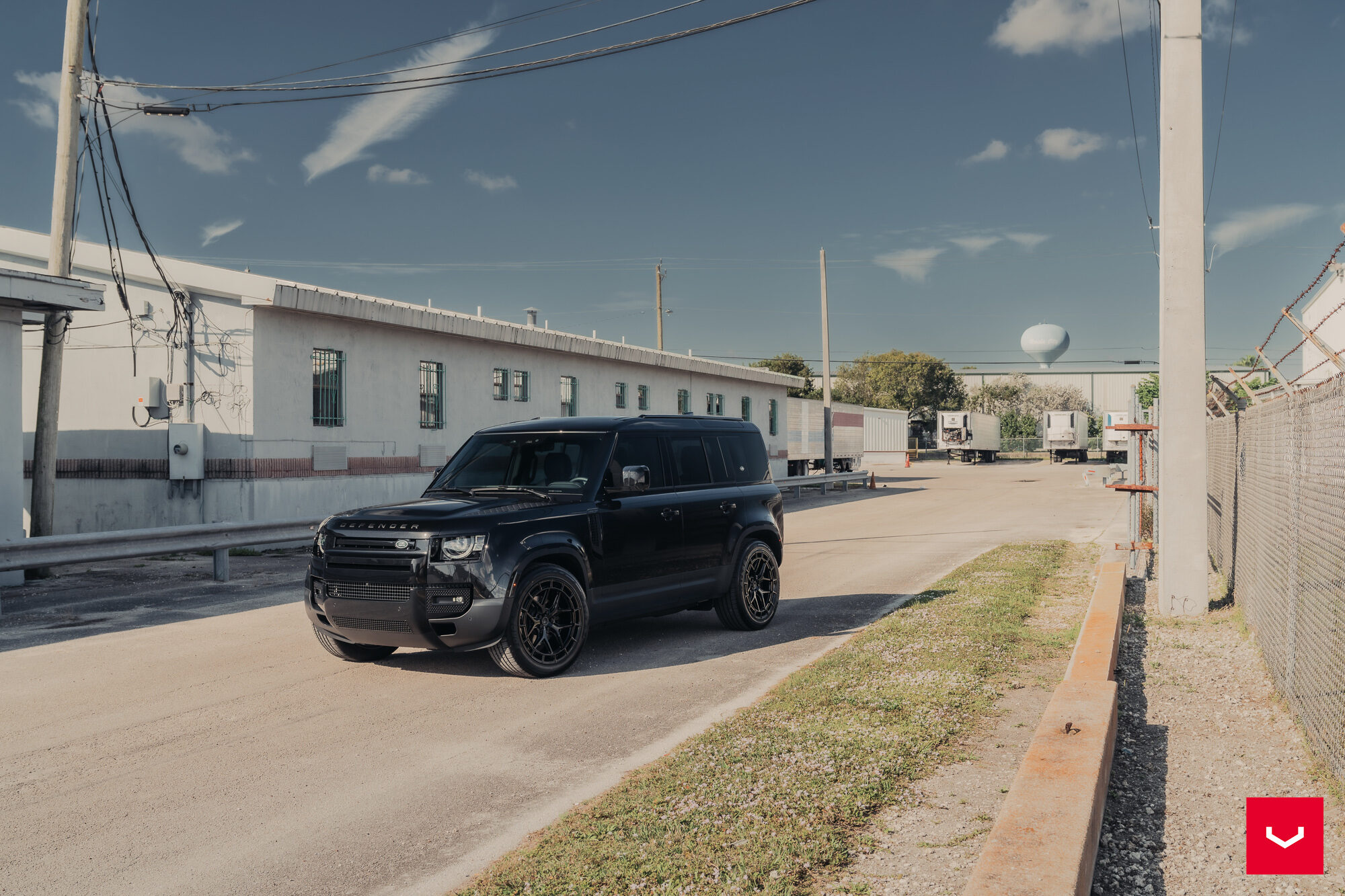 LAND ROVER DEFENDER - HYBRID FORGED SERIES: HFX-1 (5-LUG) - Vossen Wheels