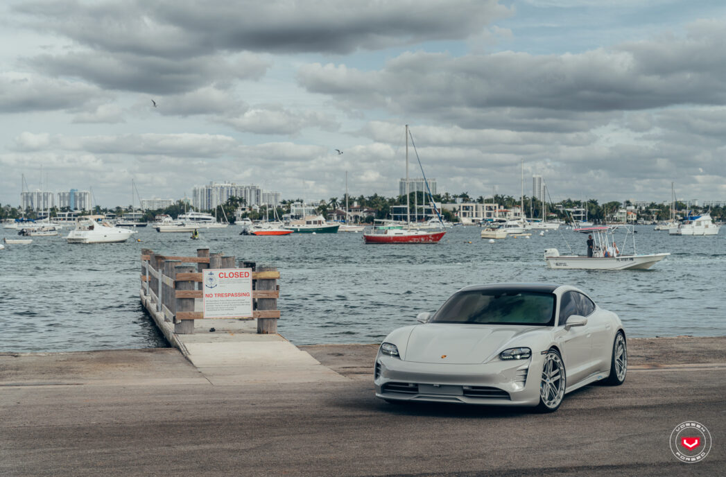 PORSCHE TAYCAN GTS - LC3 SERIES: LC3-03T - Vossen Wheels