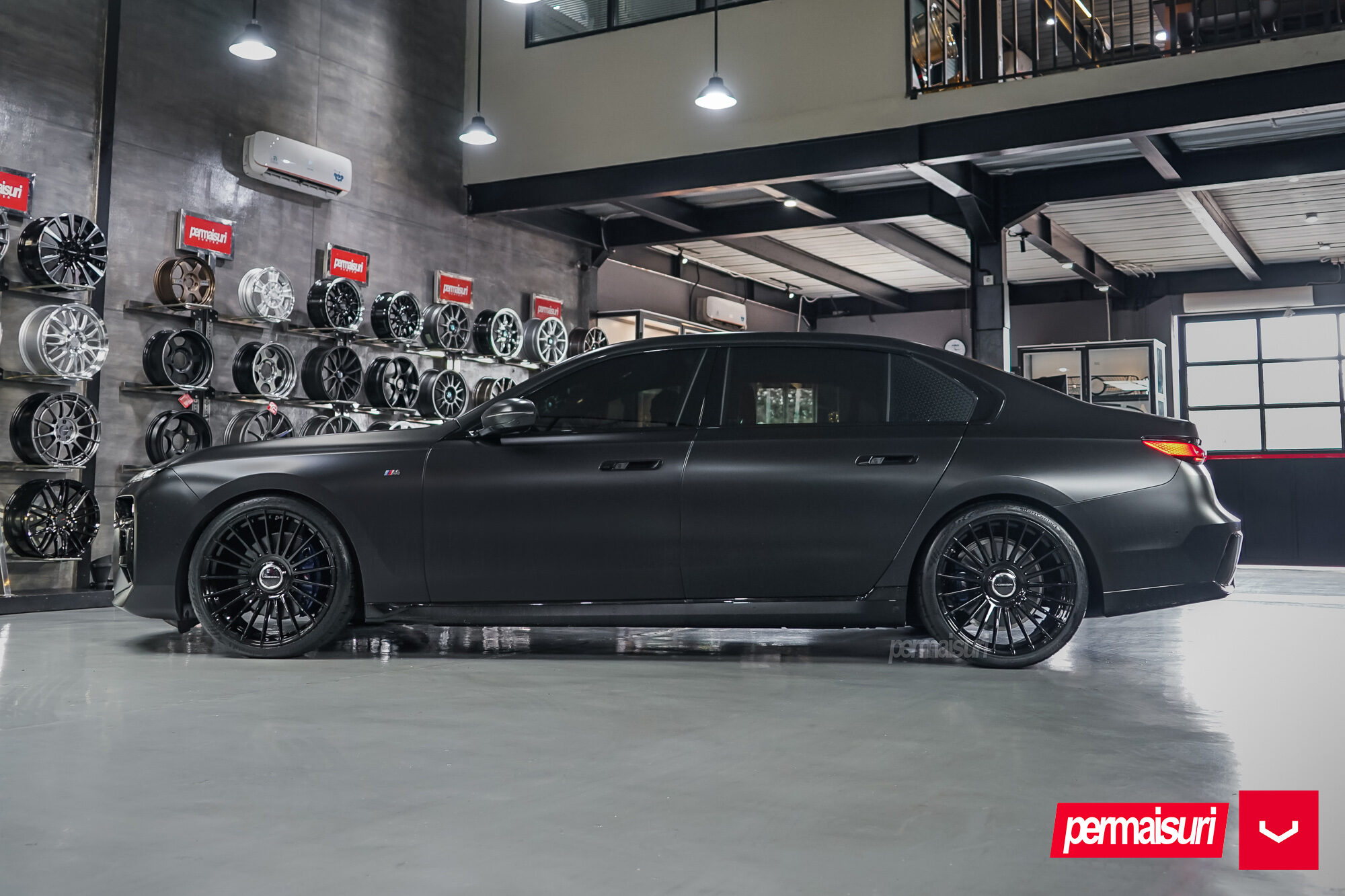 BMW G70 7 SERIES - HYBRID FORGED SERIES: HF-8 - Vossen Wheels
