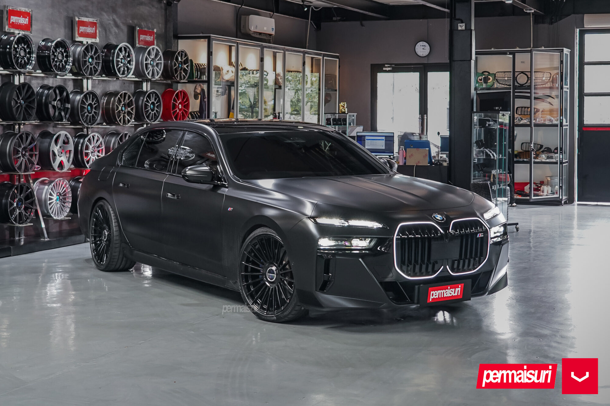 BMW G70 7 SERIES - HYBRID FORGED SERIES: HF-8 - Vossen Wheels