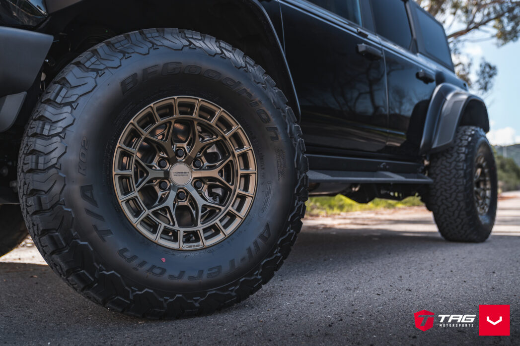 FORD BRONCO RAPTOR - HYBRID FORGED SERIES: HFX-1 (17") - Vossen Wheels