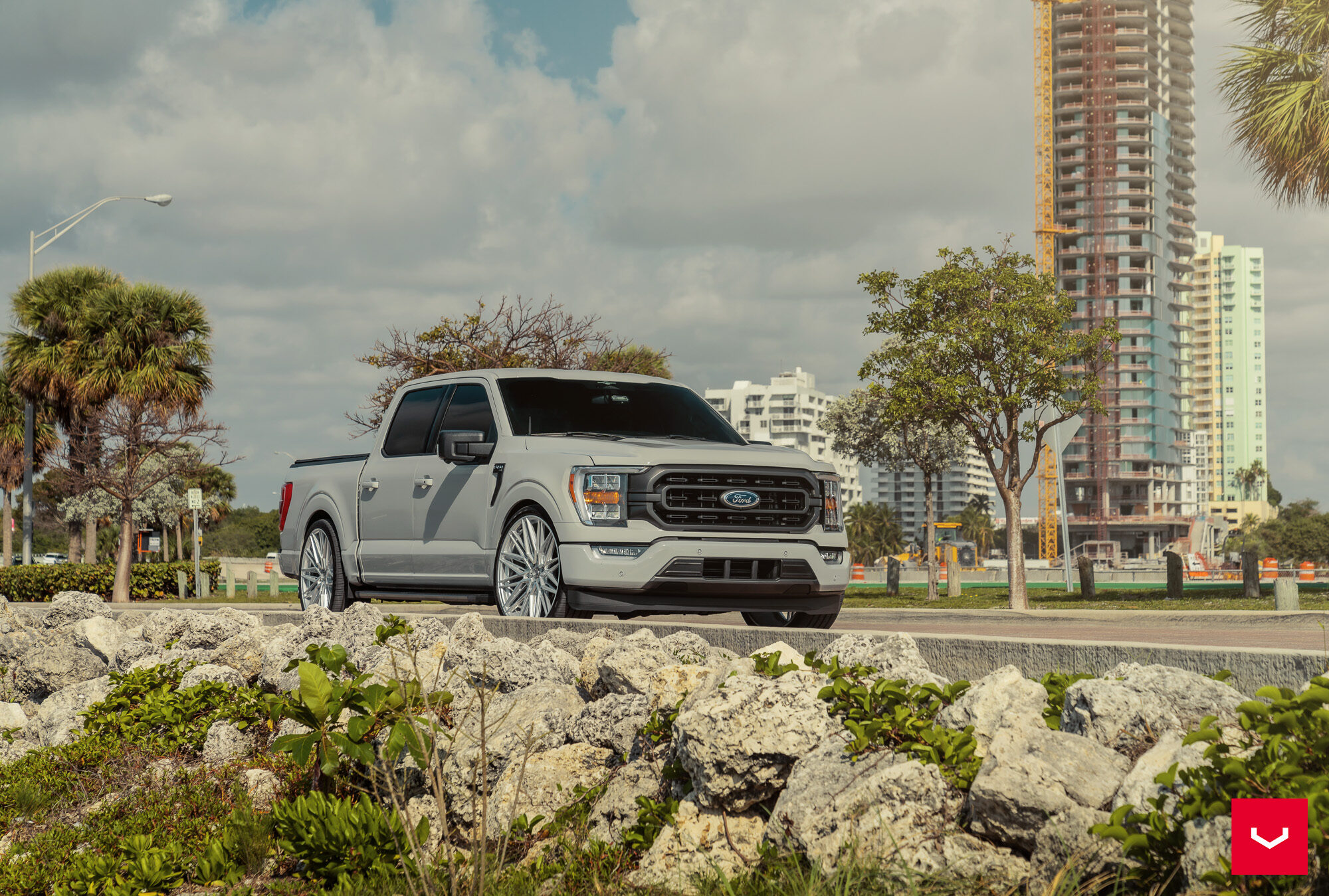 FORD F-150 - HYBRID FORGED SERIES: HF6-5 - Vossen Wheels