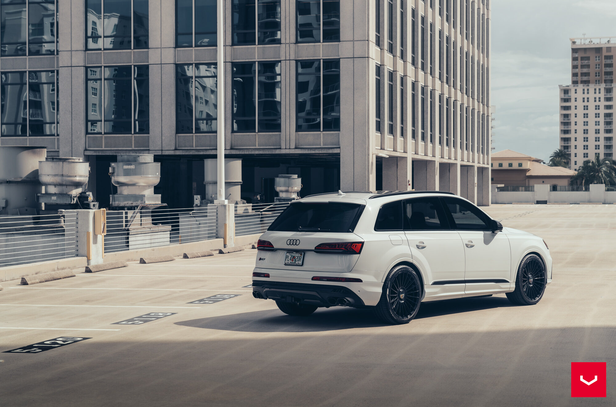 AUDI SQ7 - HYBRID FORGED SERIES: HF-8 - Vossen Wheels