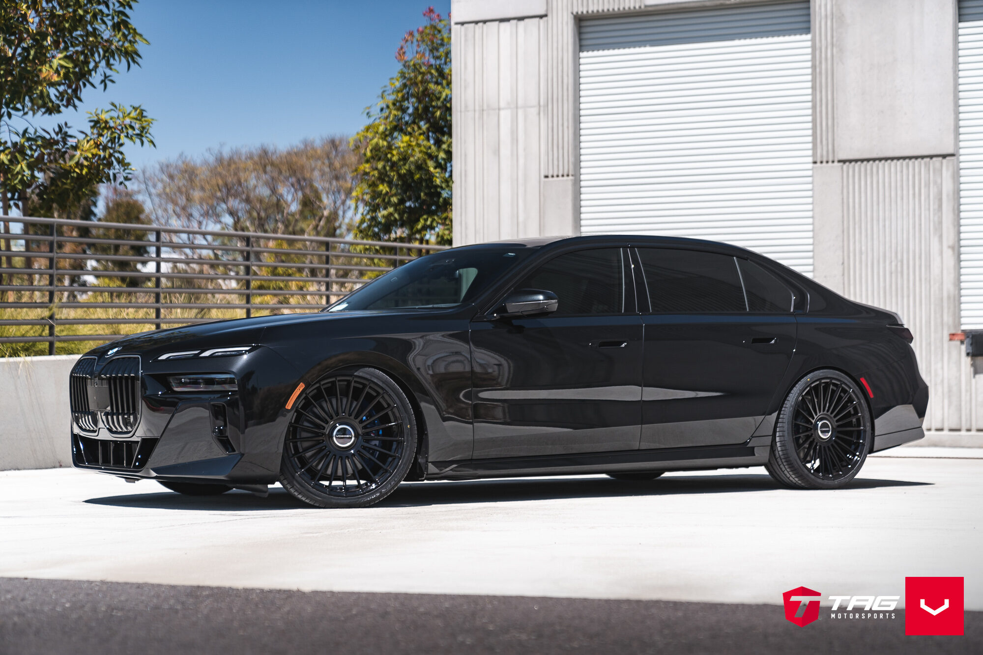 BMW 740i - HYBRID FORGED SERIES: HF-8 - Vossen Wheels