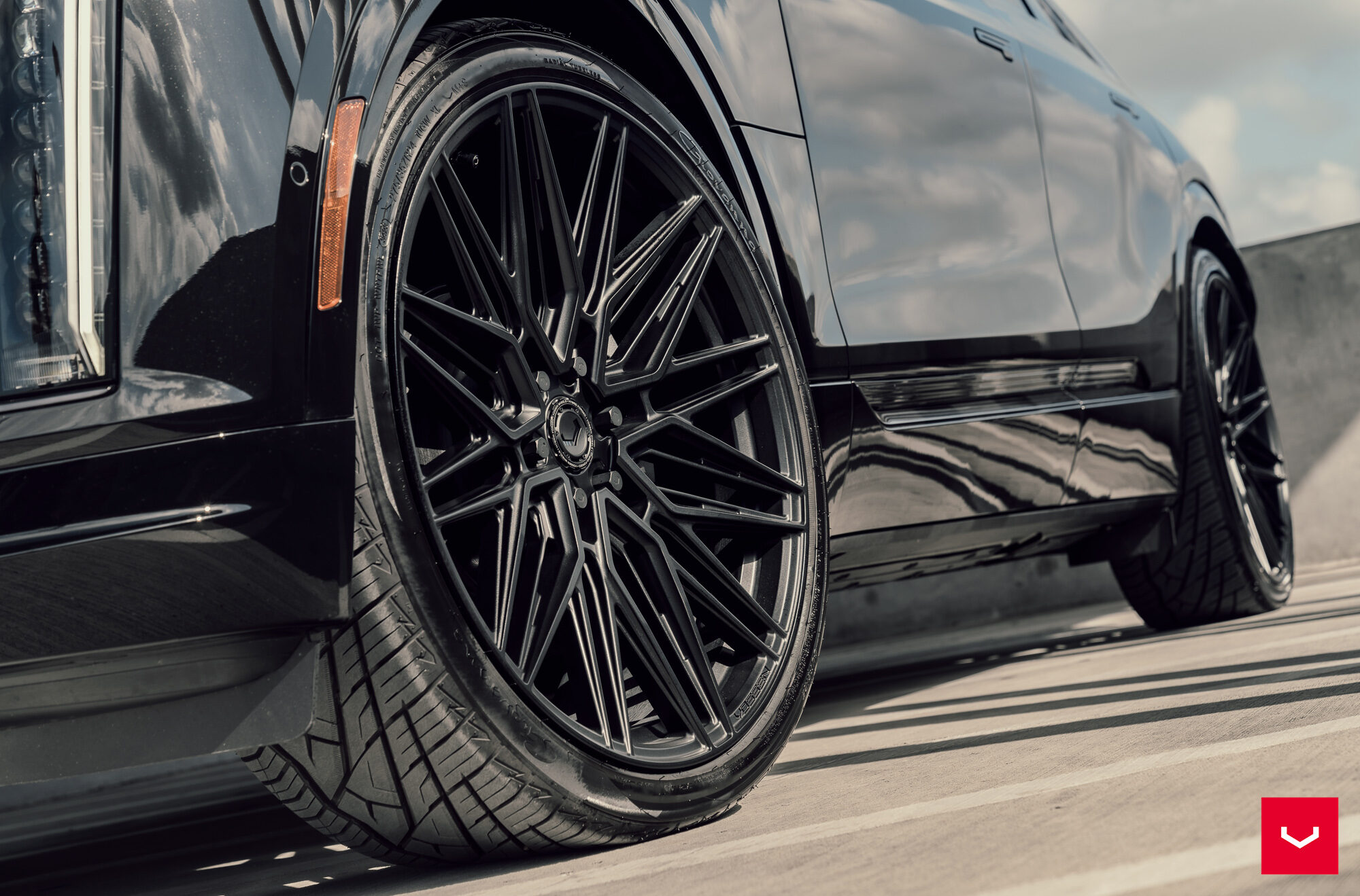 CADILLAC LYRIQ - HYBRID FORGED SERIES: HF6-5 - Vossen Wheels