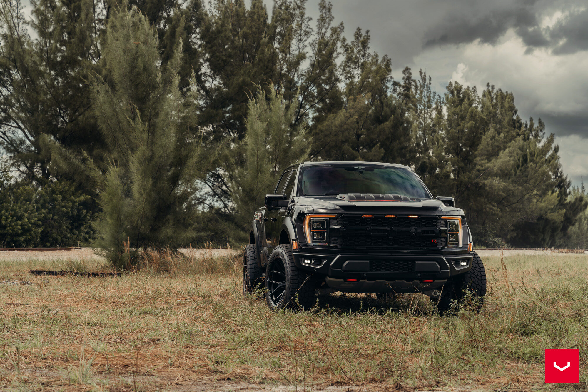 FORD RAPTOR R - HYBRID FORGED SERIES: HF6-4 (ULTRA DEEP) - Vossen Wheels