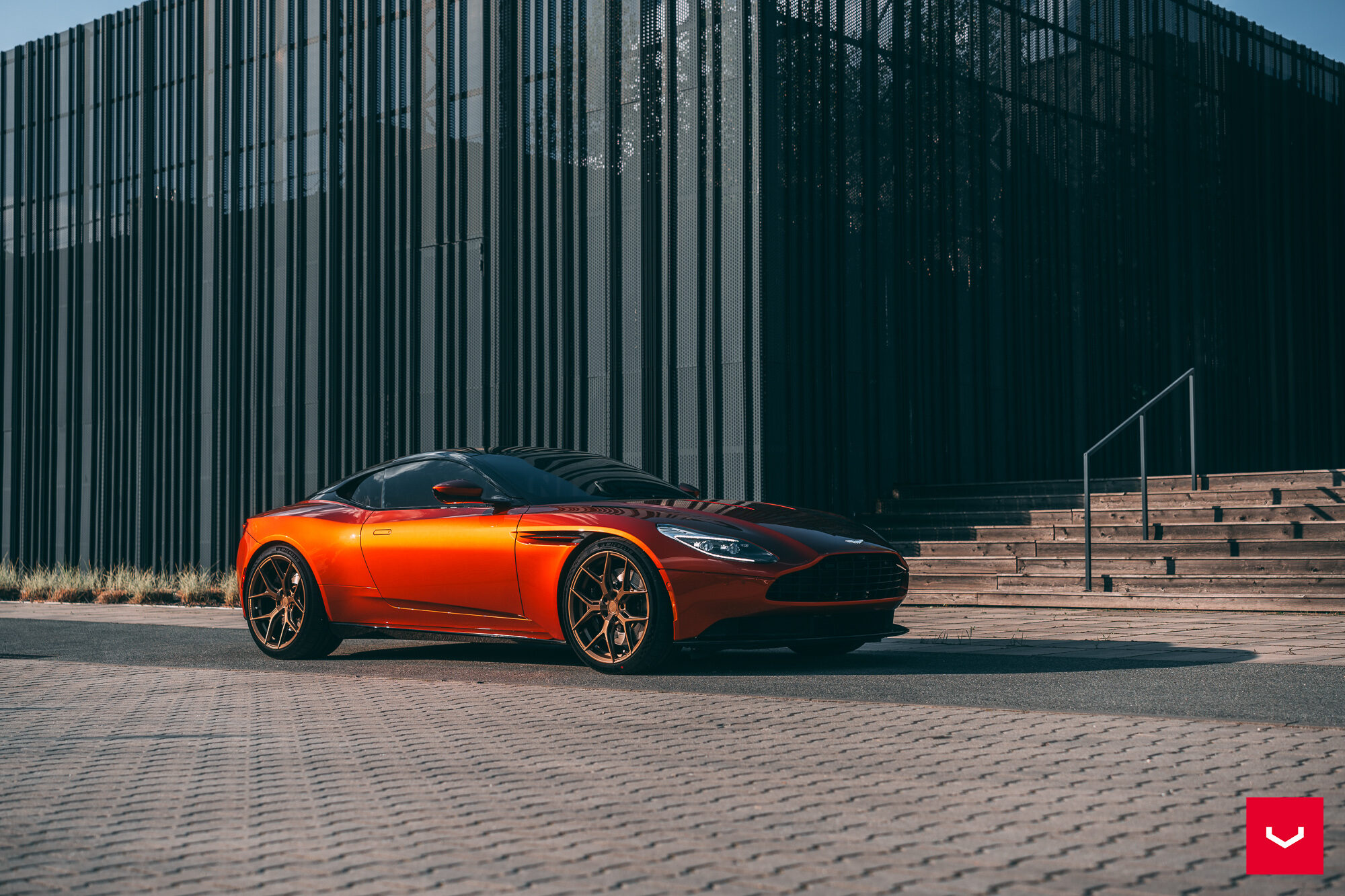 ASTON MARTIN DB11 - HYBRID FORGED SERIES: HF-5 - Vossen Wheels