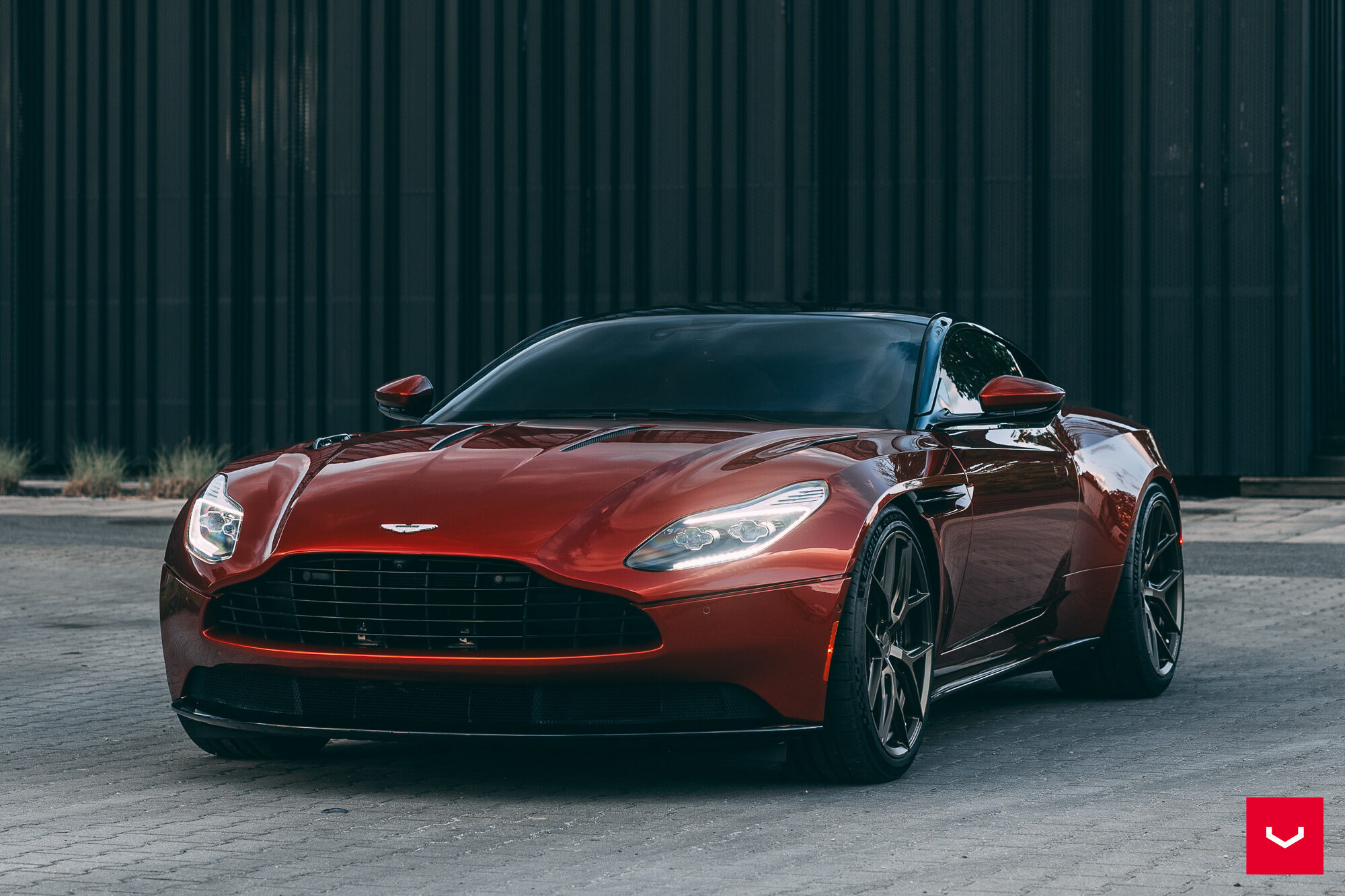 ASTON MARTIN DB11 - HYBRID FORGED SERIES: HF-5 - Vossen Wheels