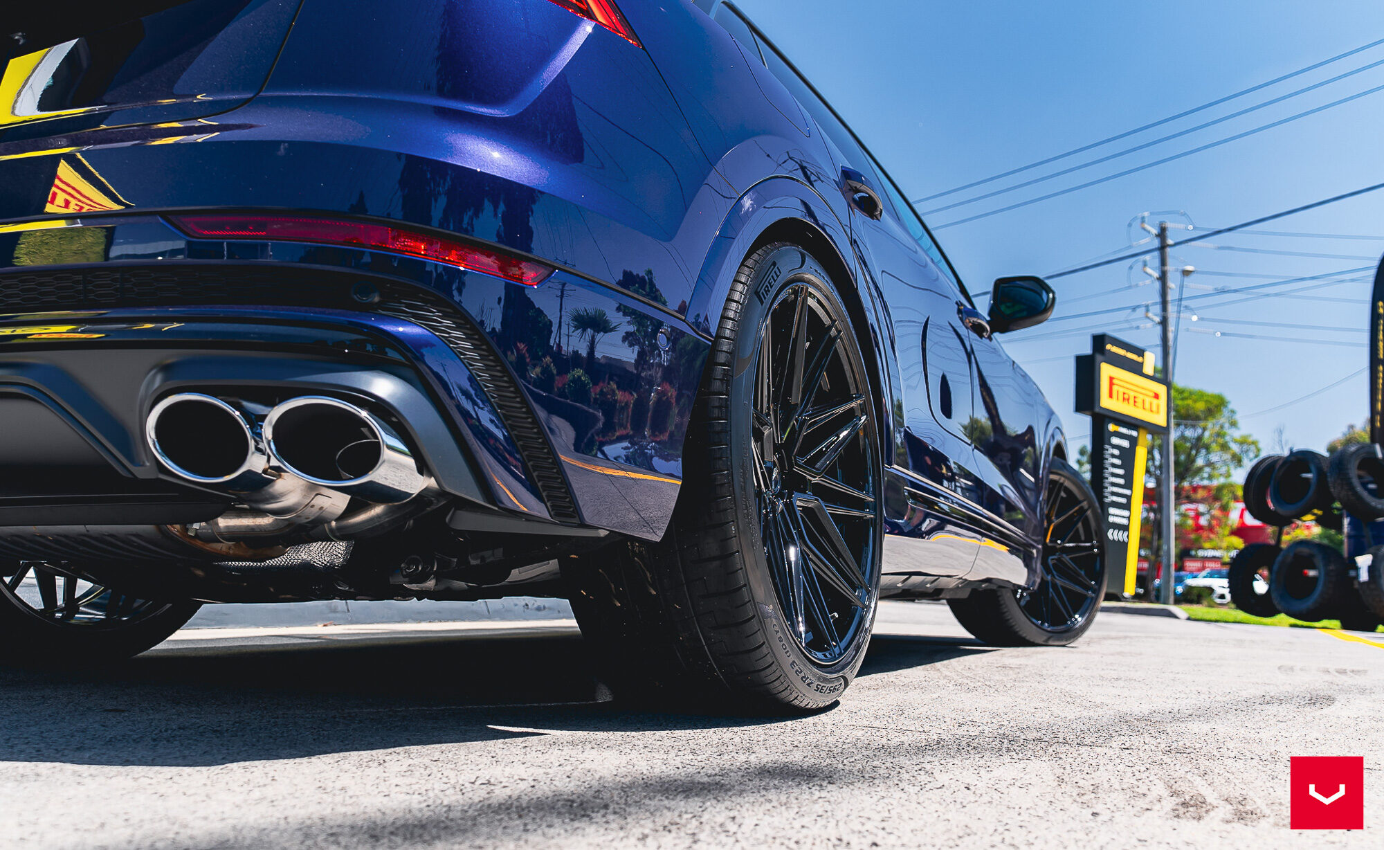 AUDI RSQ8 - HYBRID FORGED SERIES: HF-7 - Vossen Wheels