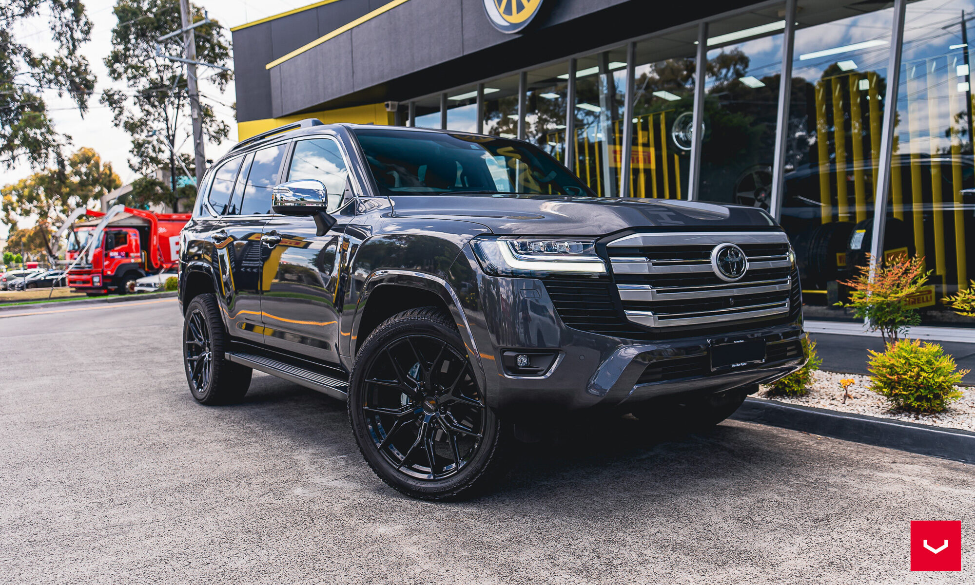 TOYOTA LAND CRUISER - HYBRID FORGED SERIES: HF6-4 - Vossen Wheels