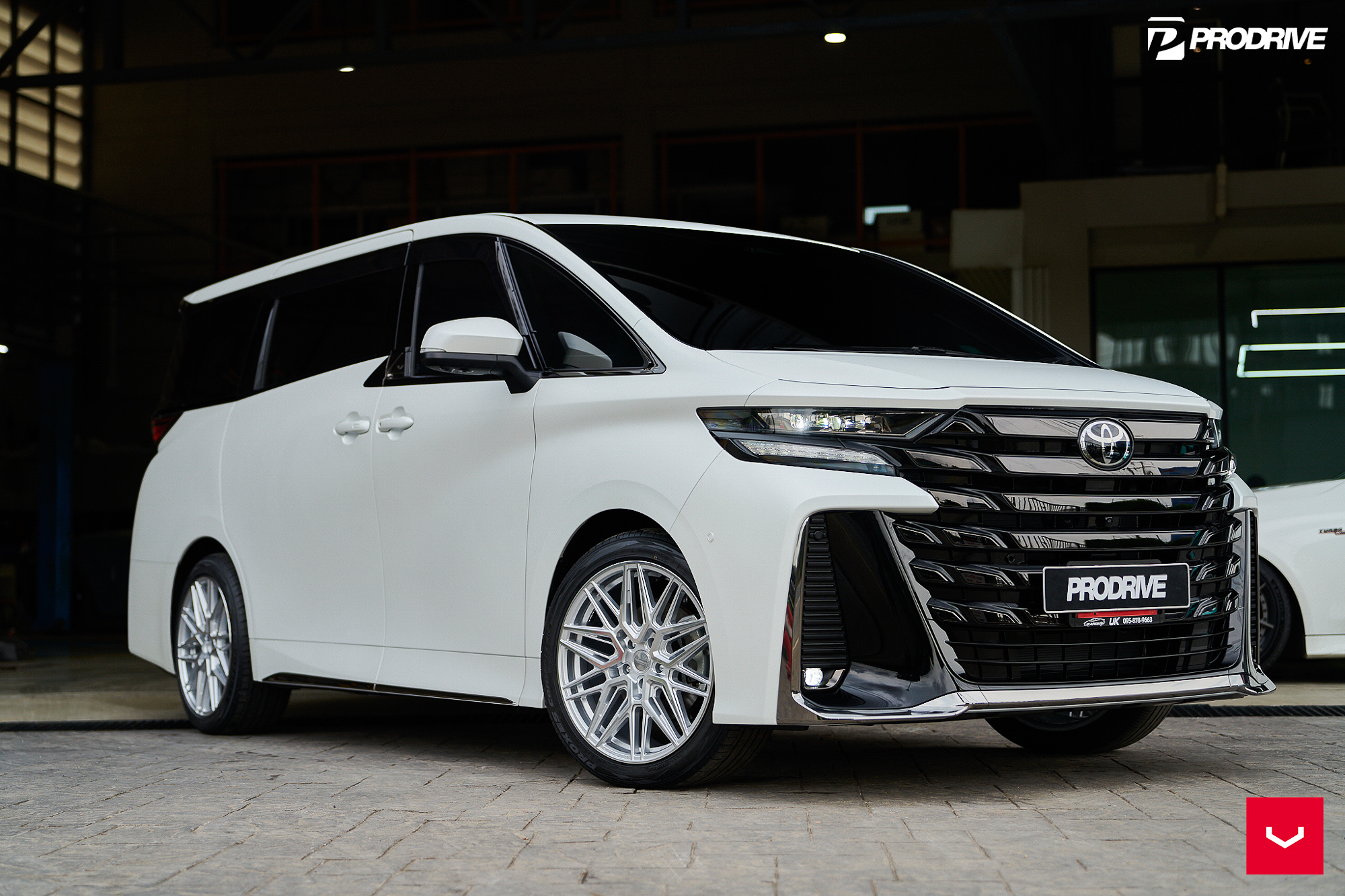 TOYOTA VELLFIRE - HYBRID FORGED SERIES: HF-7 - Vossen Wheels
