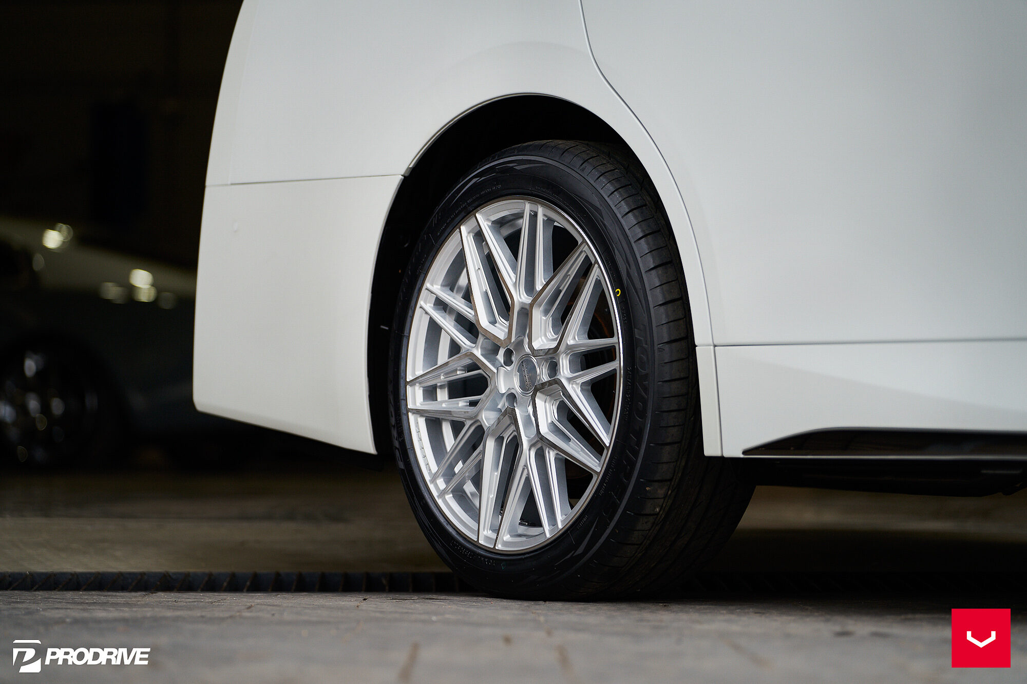 TOYOTA VELLFIRE - HYBRID FORGED SERIES: HF-7 - Vossen Wheels