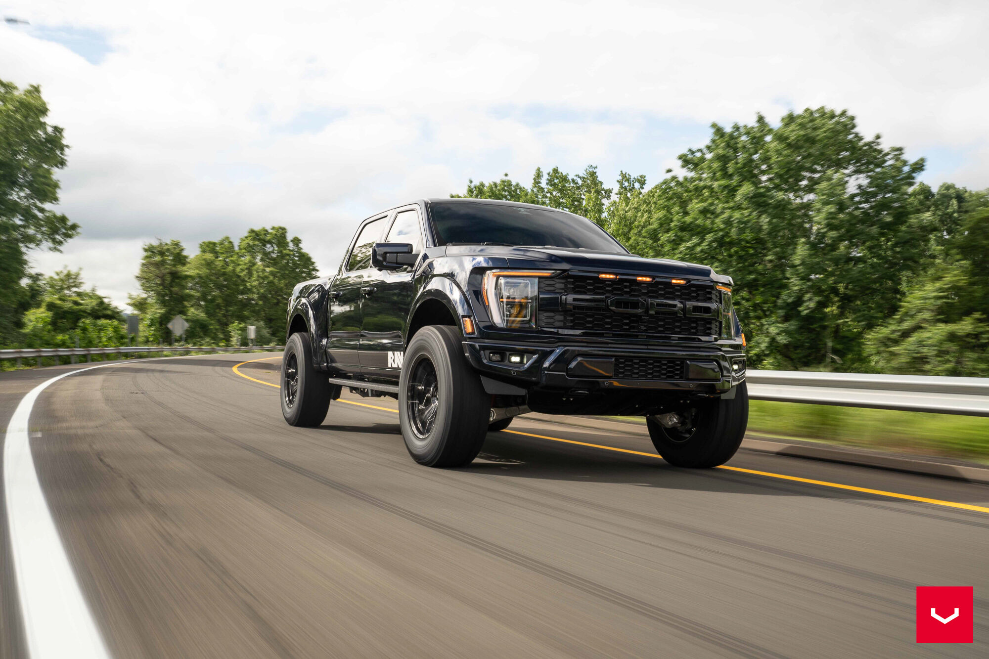 FORD RAPTOR - HYBRID FORGED SERIES: HF6-4 - Vossen Wheels