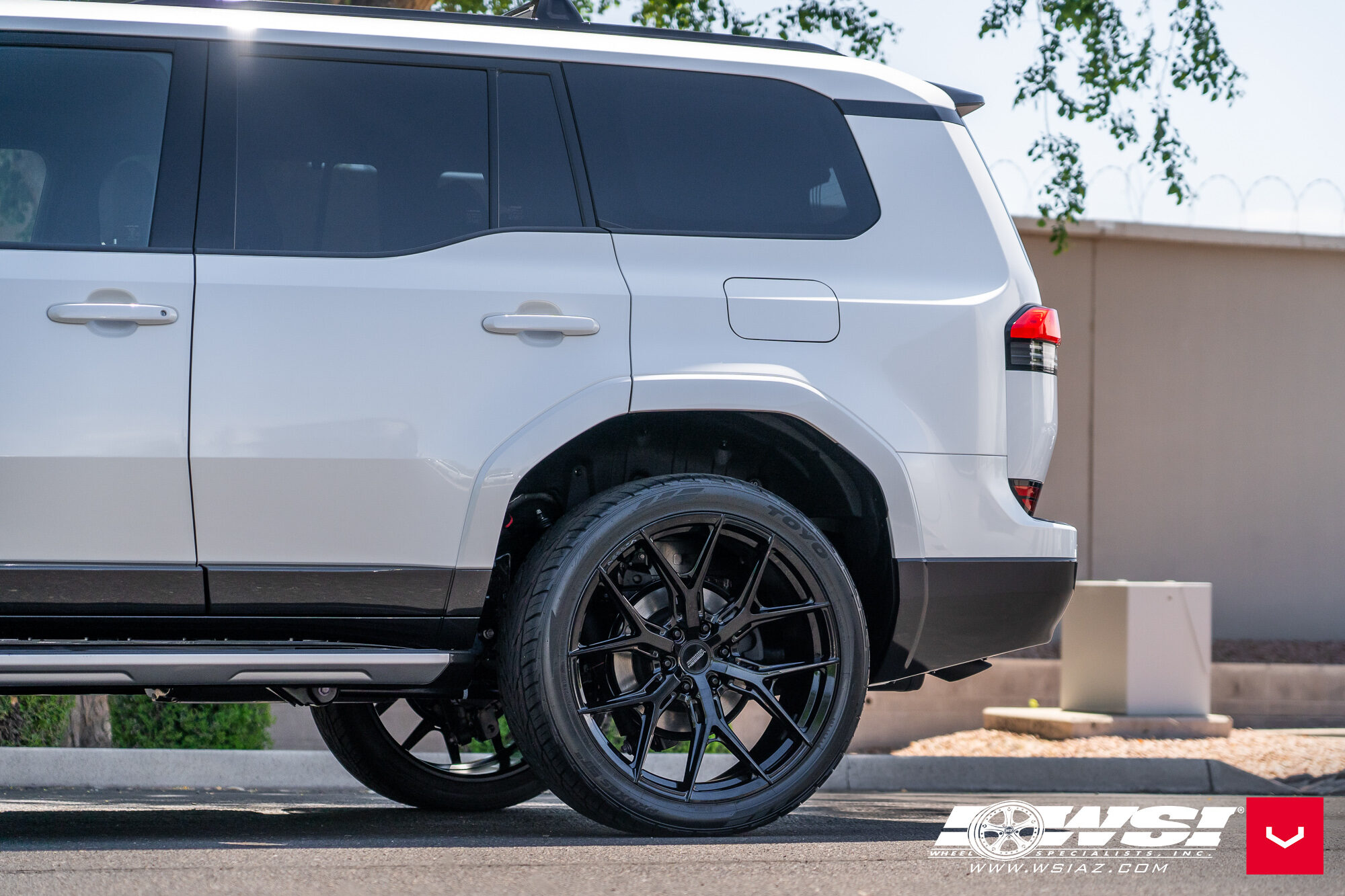 LEXUS GX550 - HYBRID FORGED SERIES: HF6-4 - Vossen Wheels