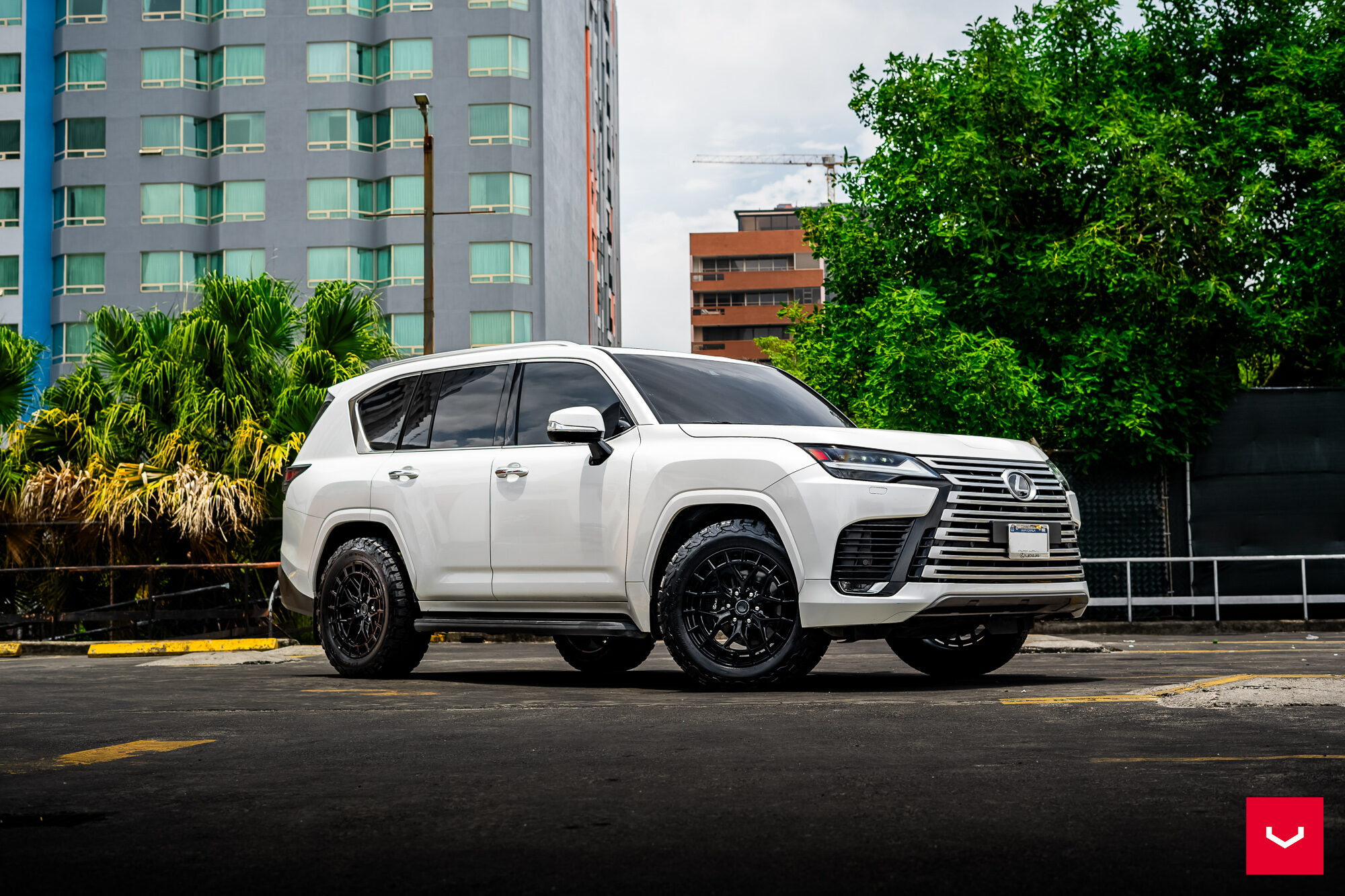 LEXUS LX600 - HYBRID FORGED SERIES: HFX-1 - Vossen Wheels