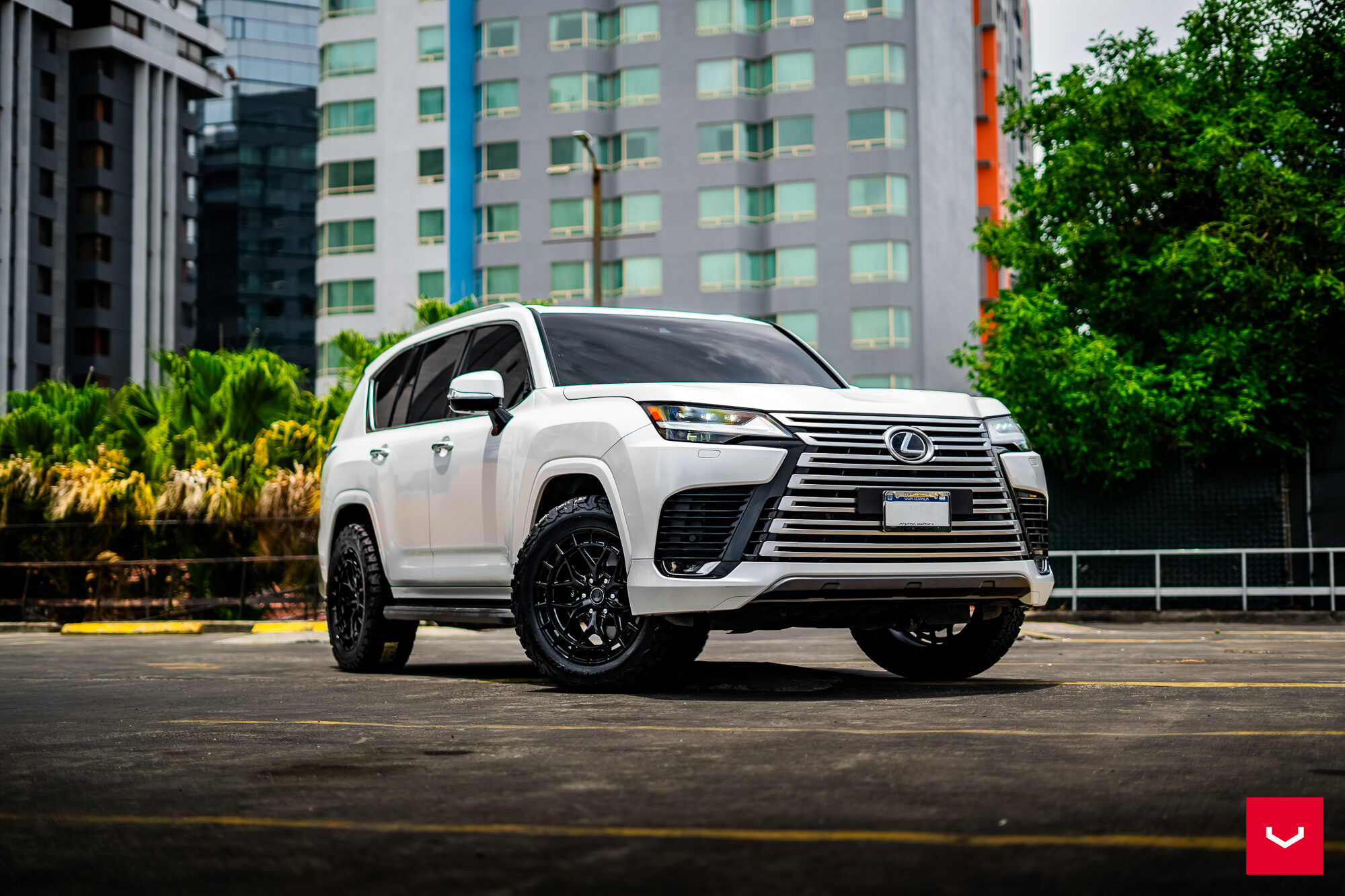 LEXUS LX600 - HYBRID FORGED SERIES: HFX-1 - Vossen Wheels