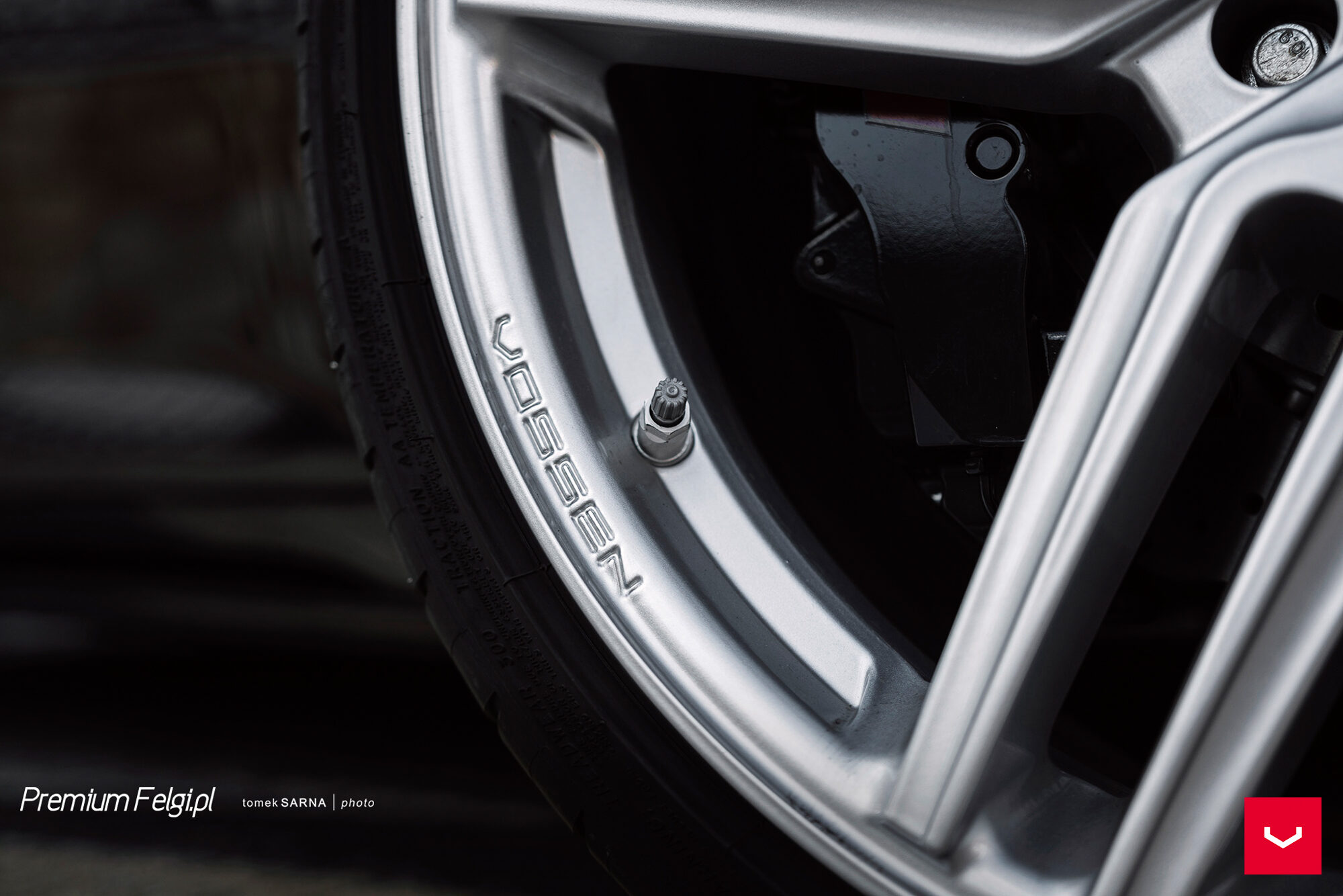 AUDI R8 - HYBRID FORGED SERIES: HF-1 - Vossen Wheels