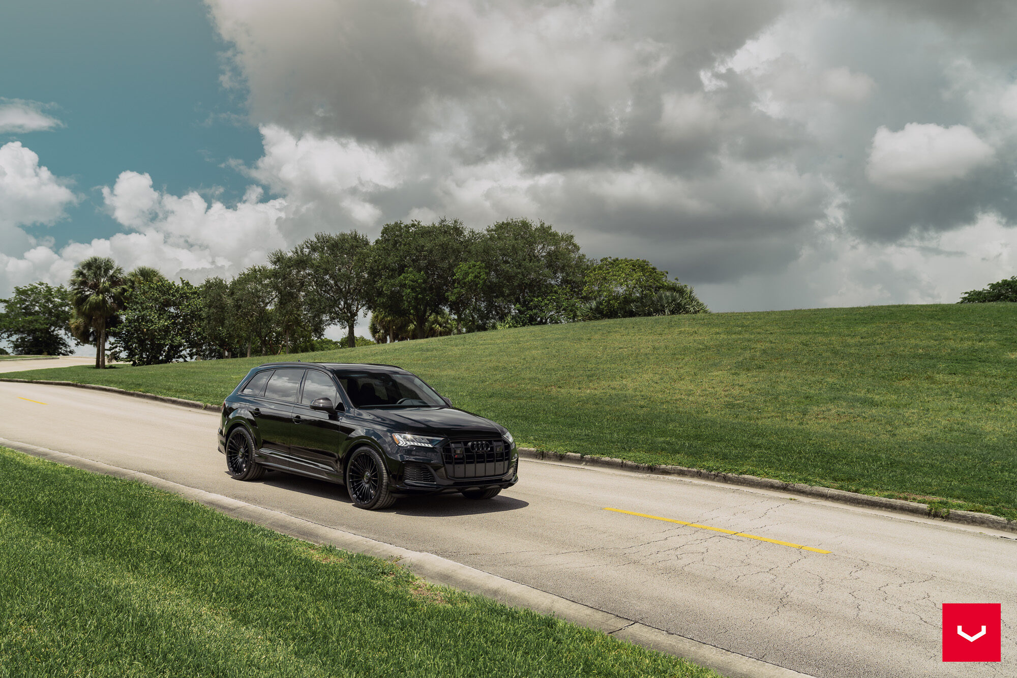 AUDI SQ7 - HYBRID FORGED SERIES: HF-8 - Vossen Wheels