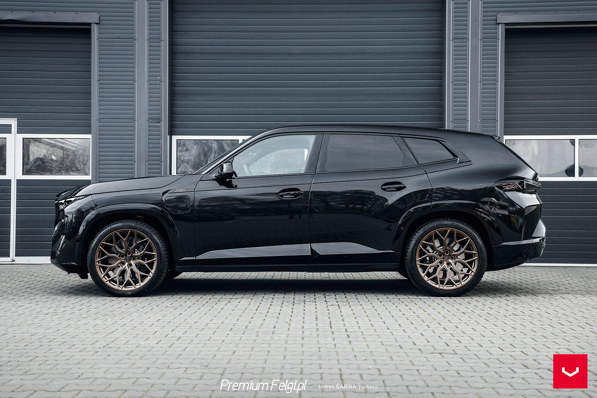 BMW XM - HYBRID FORGED SERIES: HF-2 - Vossen Wheels