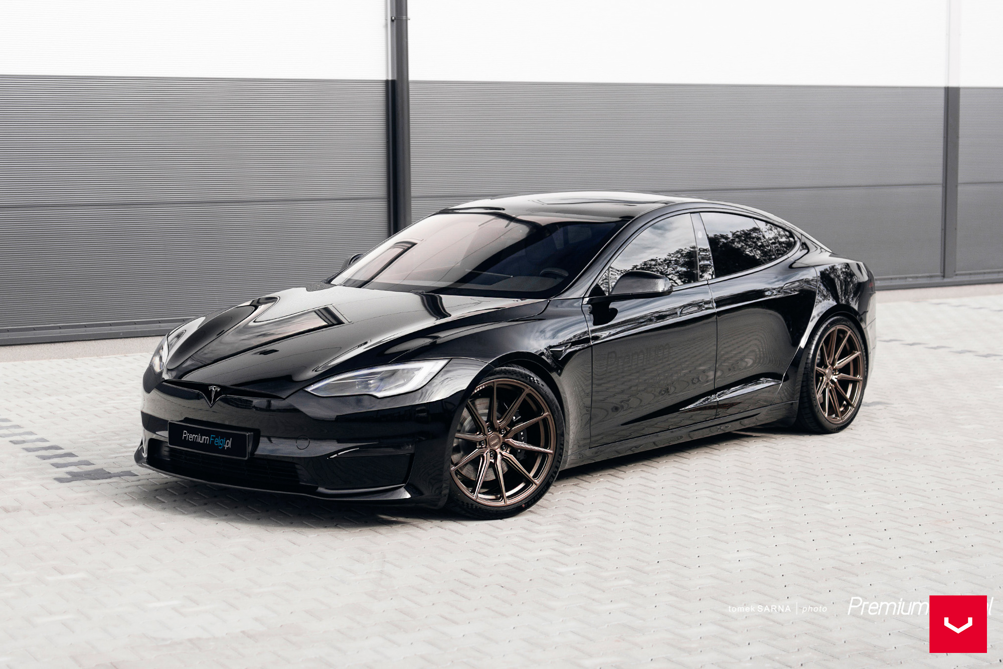 TESLA MODEL S - HYBRID FORGED SERIES: HF-3 - Vossen Wheels