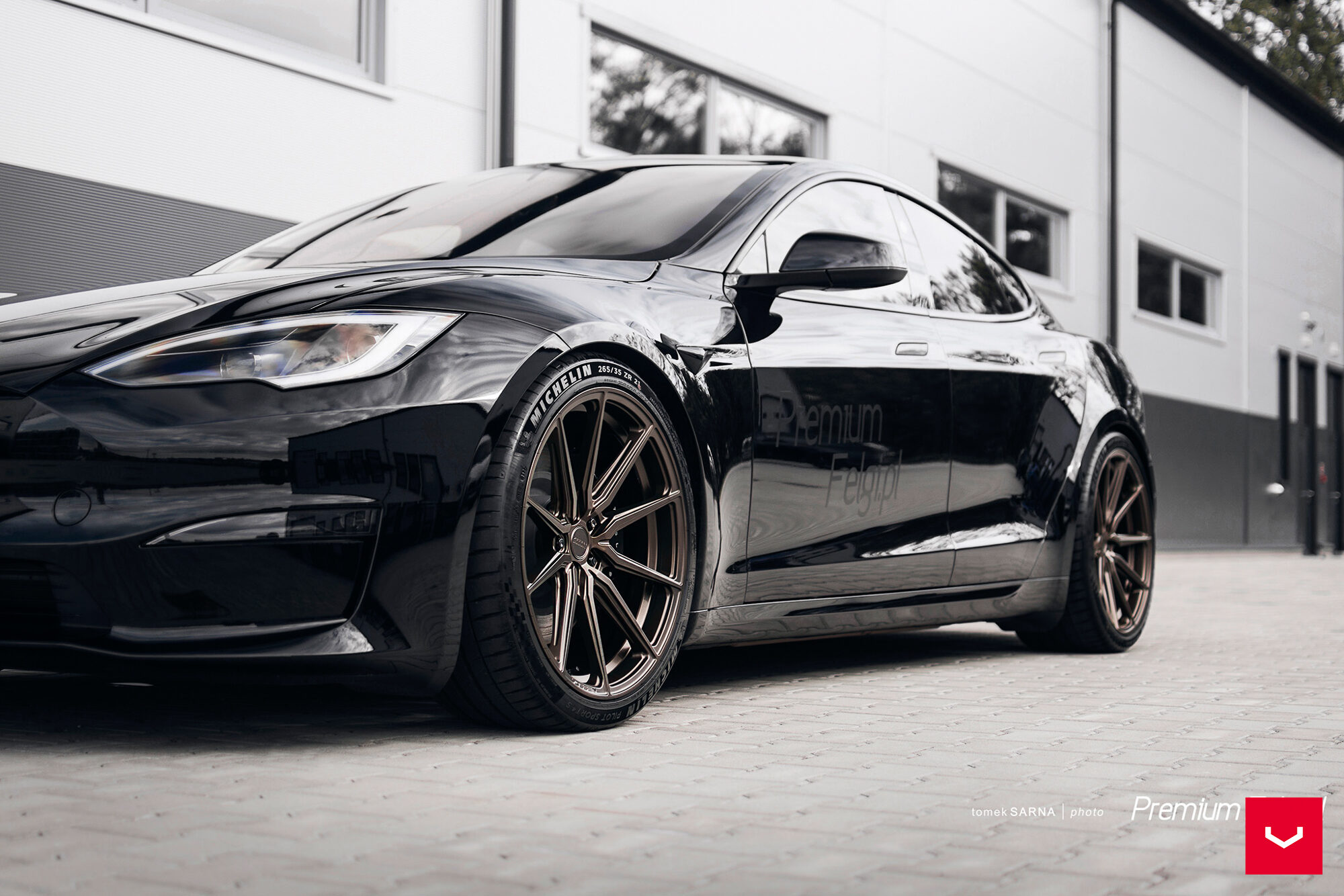 TESLA MODEL S - HYBRID FORGED SERIES: HF-3 - Vossen Wheels