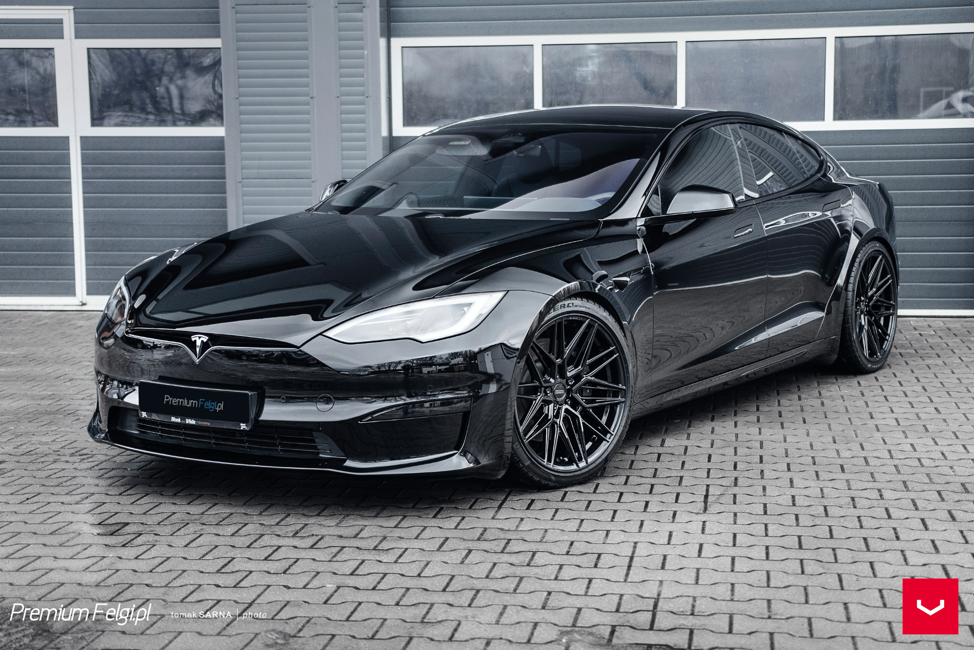 TESLA MODEL S - HYBRID FORGED SERIES: HF-7 - Vossen Wheels