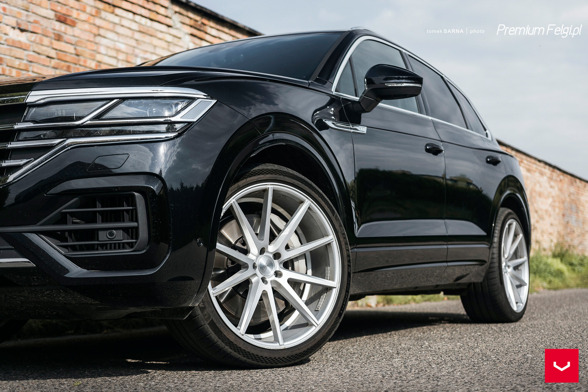 VW TOUAREG - HYBRID FORGED SERIES: VFS-1 - Vossen Wheels