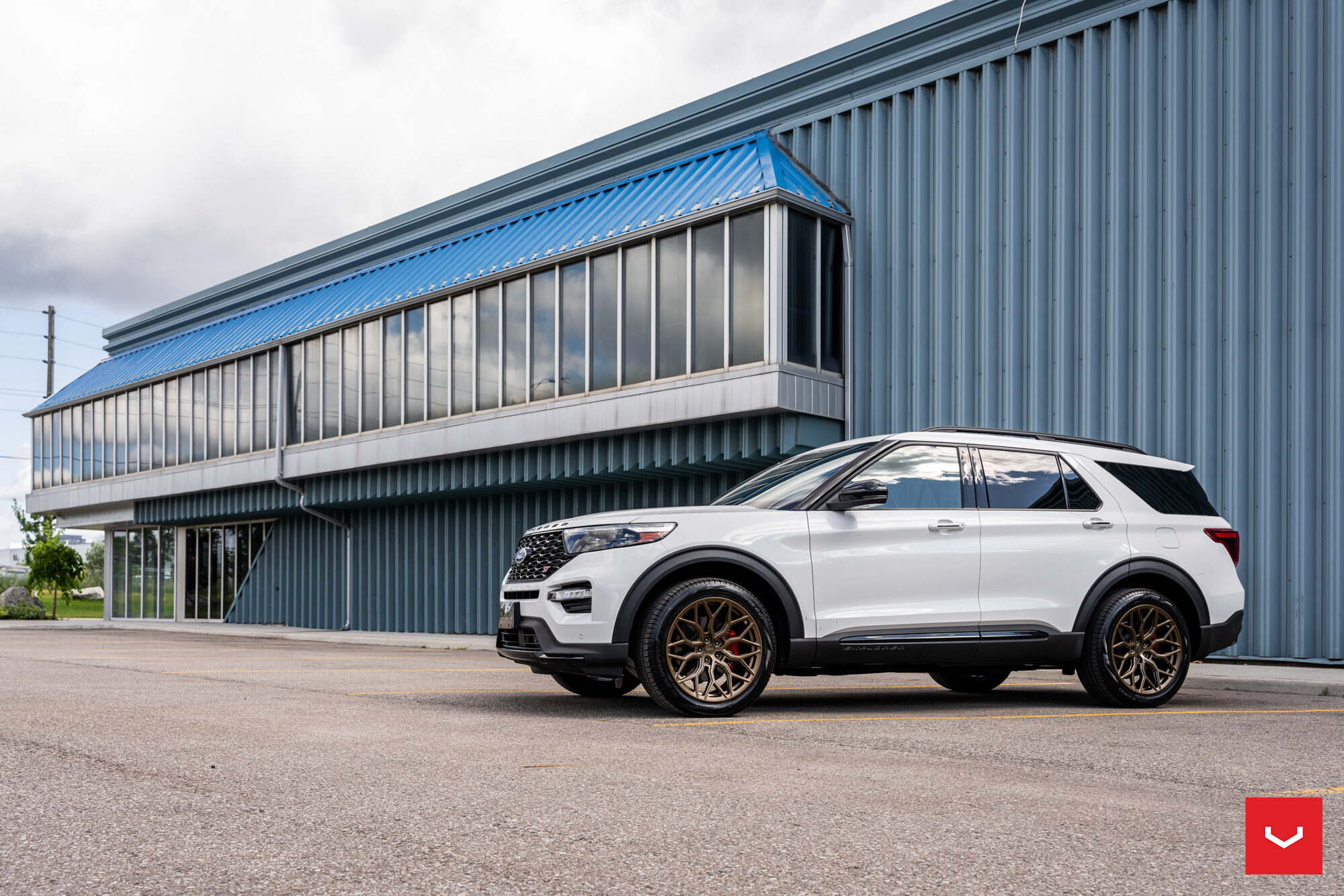 FORD EXPLORER ST - HYBRID FORGED SERIES: HF-2 - Vossen Wheels