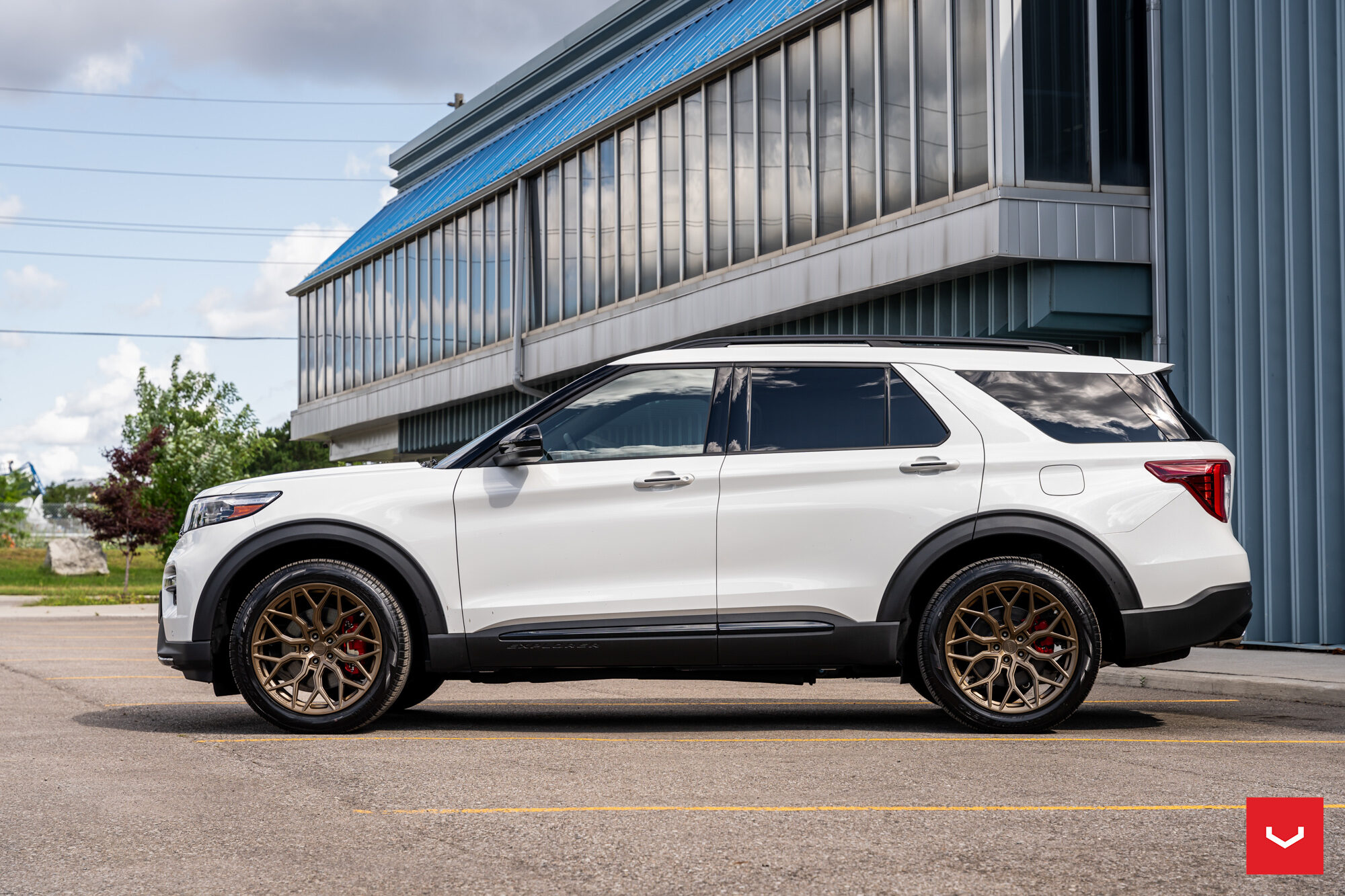 FORD EXPLORER ST - HYBRID FORGED SERIES: HF-2 - Vossen Wheels
