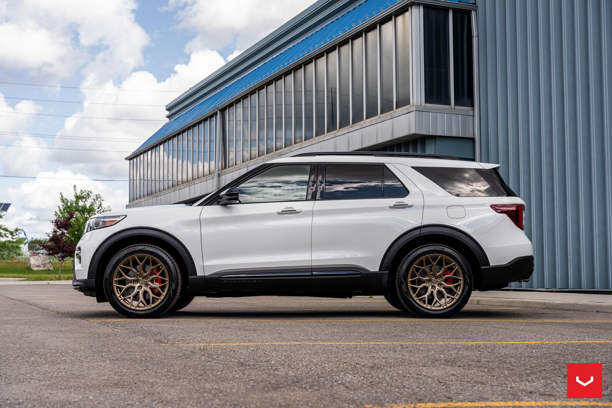 FORD EXPLORER ST - HYBRID FORGED SERIES: HF-2 - Vossen Wheels