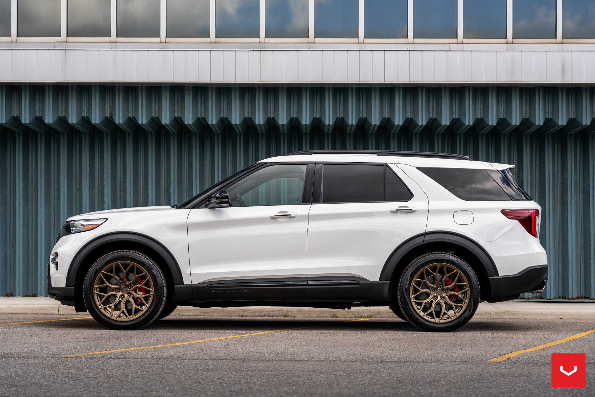 FORD EXPLORER ST - HYBRID FORGED SERIES: HF-2 - Vossen Wheels