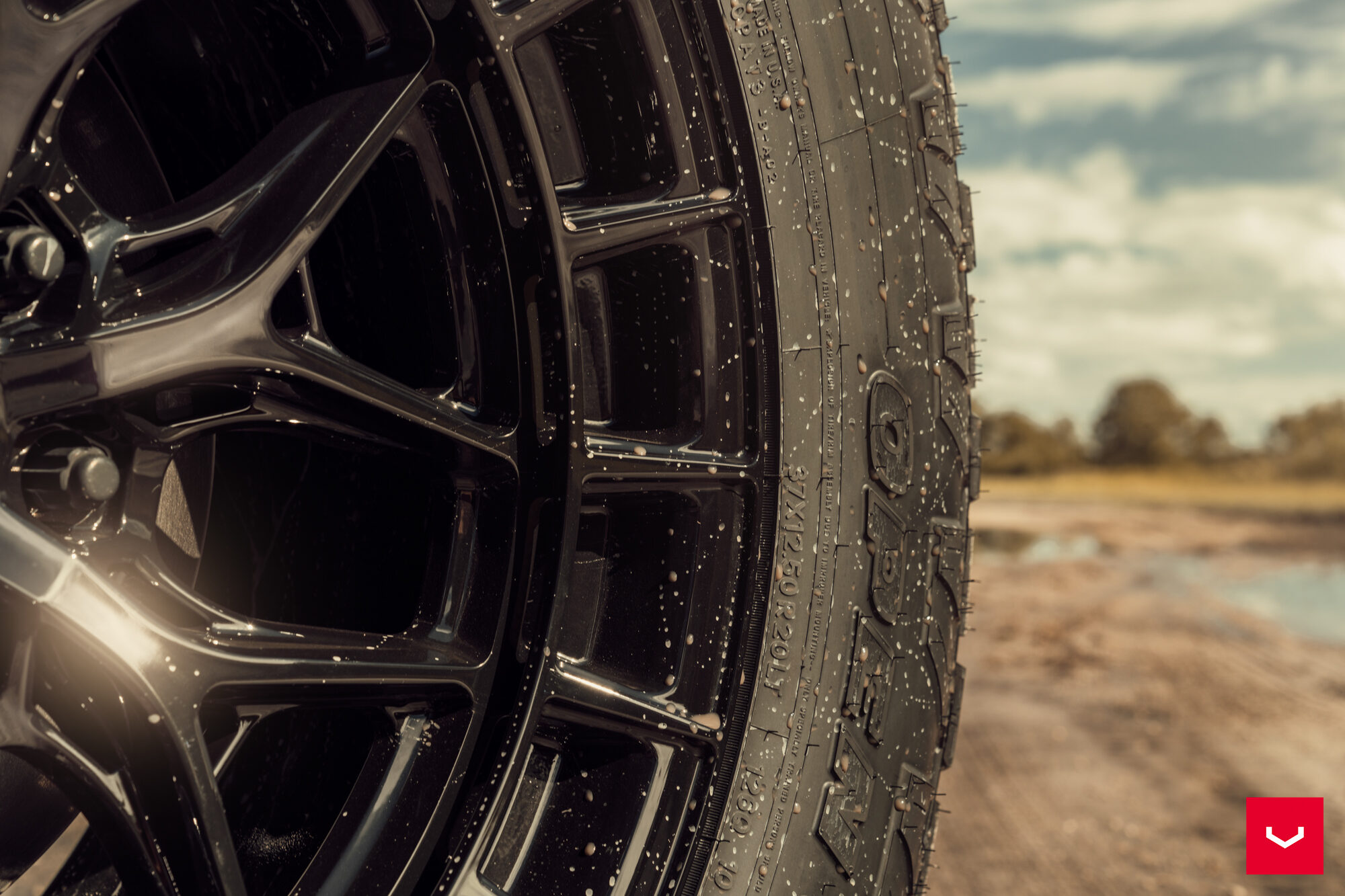 Ford F-150 Raptor R - HFX Series: HFX-1 (6-Lug) - Vossen Wheels