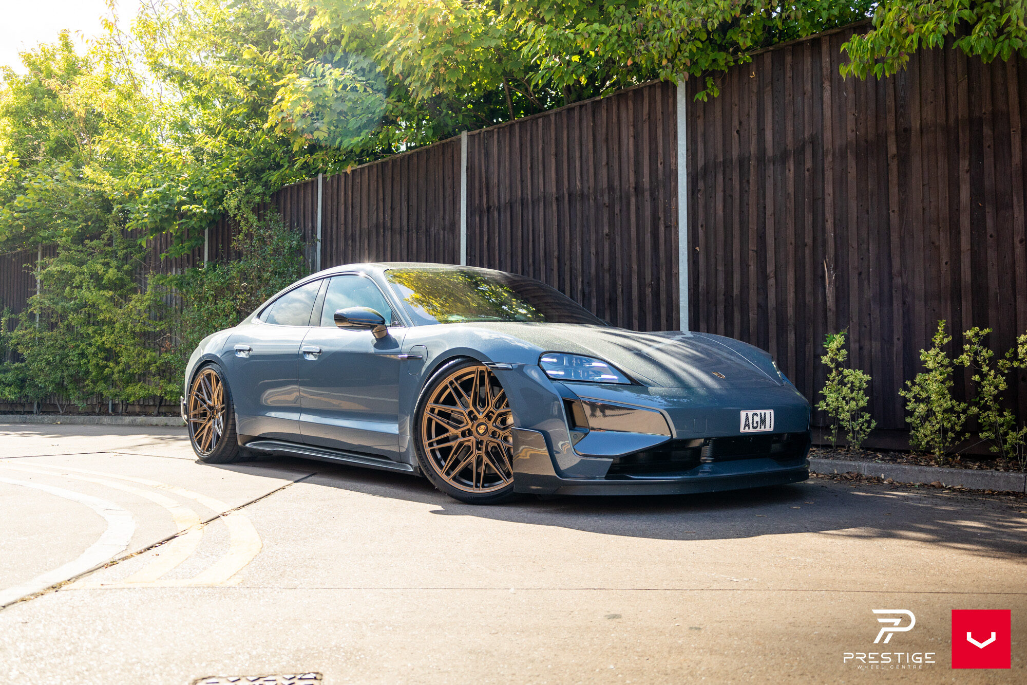 PORSCHE TAYCAN TURBO GT - HYBRID FORGED SERIES: HF-7 - Vossen Wheels