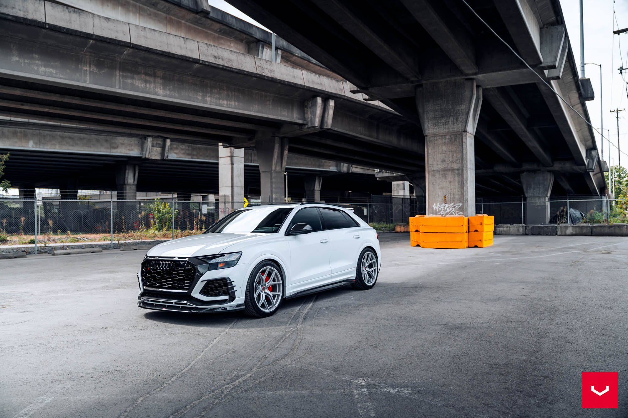 Audi RSQ8 - Hybrid Forged Series: HF-5 - Vossen Wheels