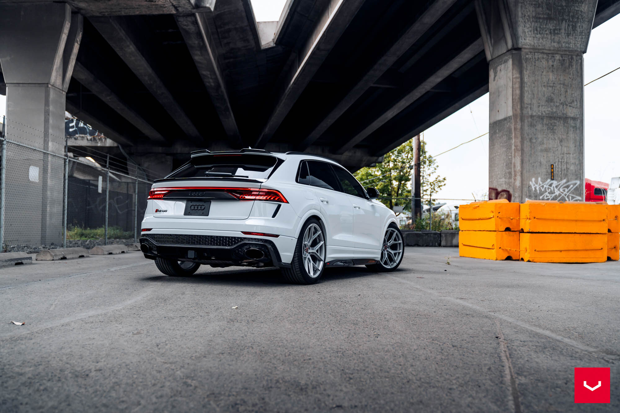 Audi RSQ8 - Hybrid Forged Series: HF-5 - Vossen Wheels