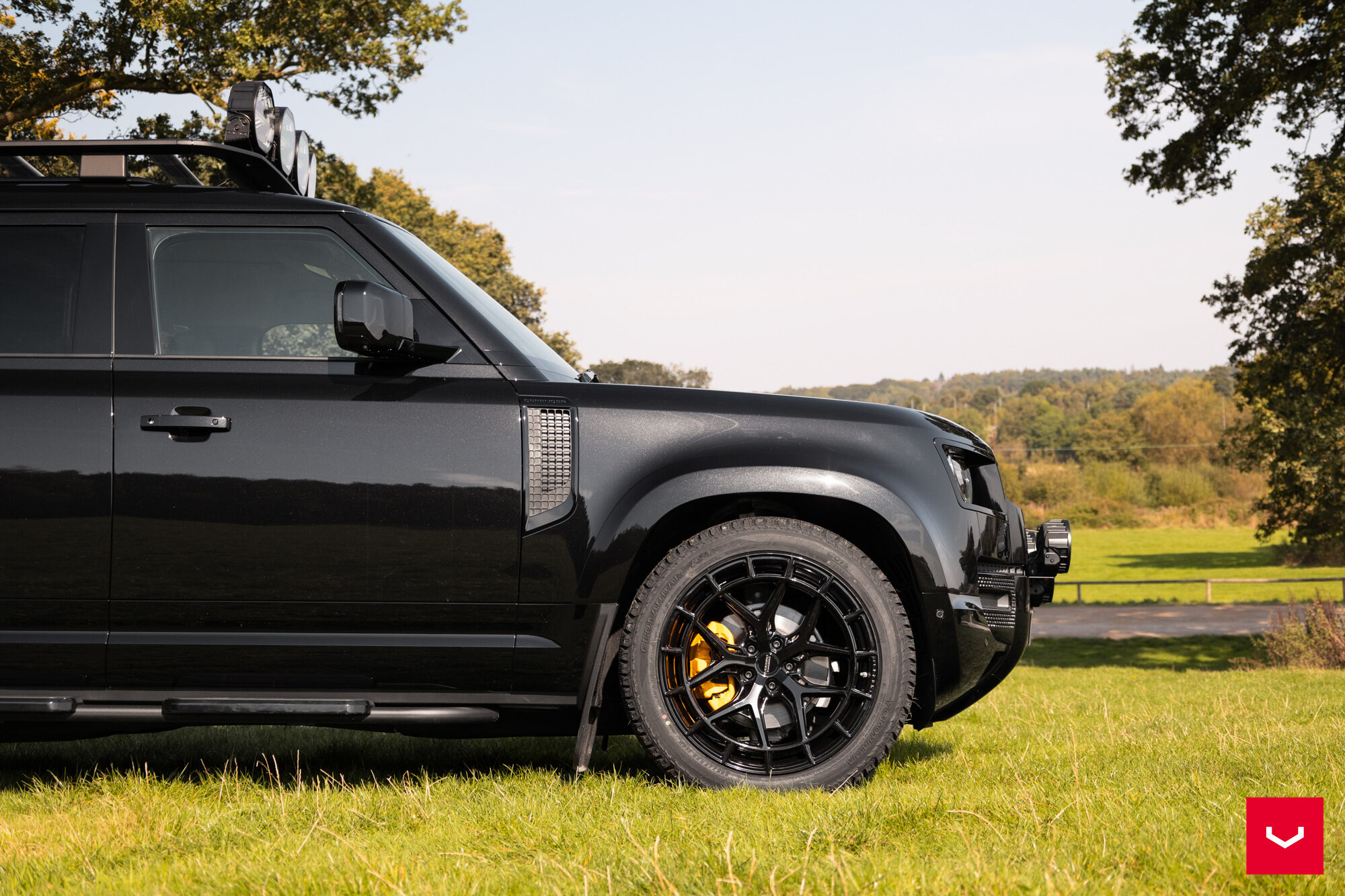 Land Rover Defender 110 - HFX Series: HFX-1 - Vossen Wheels