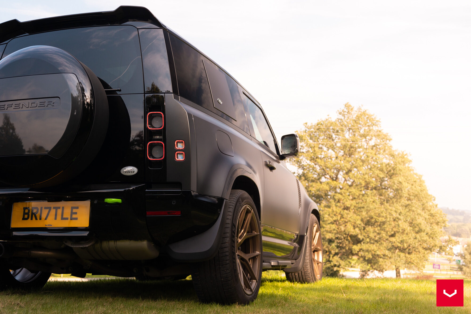 Land Rover Defender 90 - Hybrid Forged Series: HF-5 - Vossen Wheels