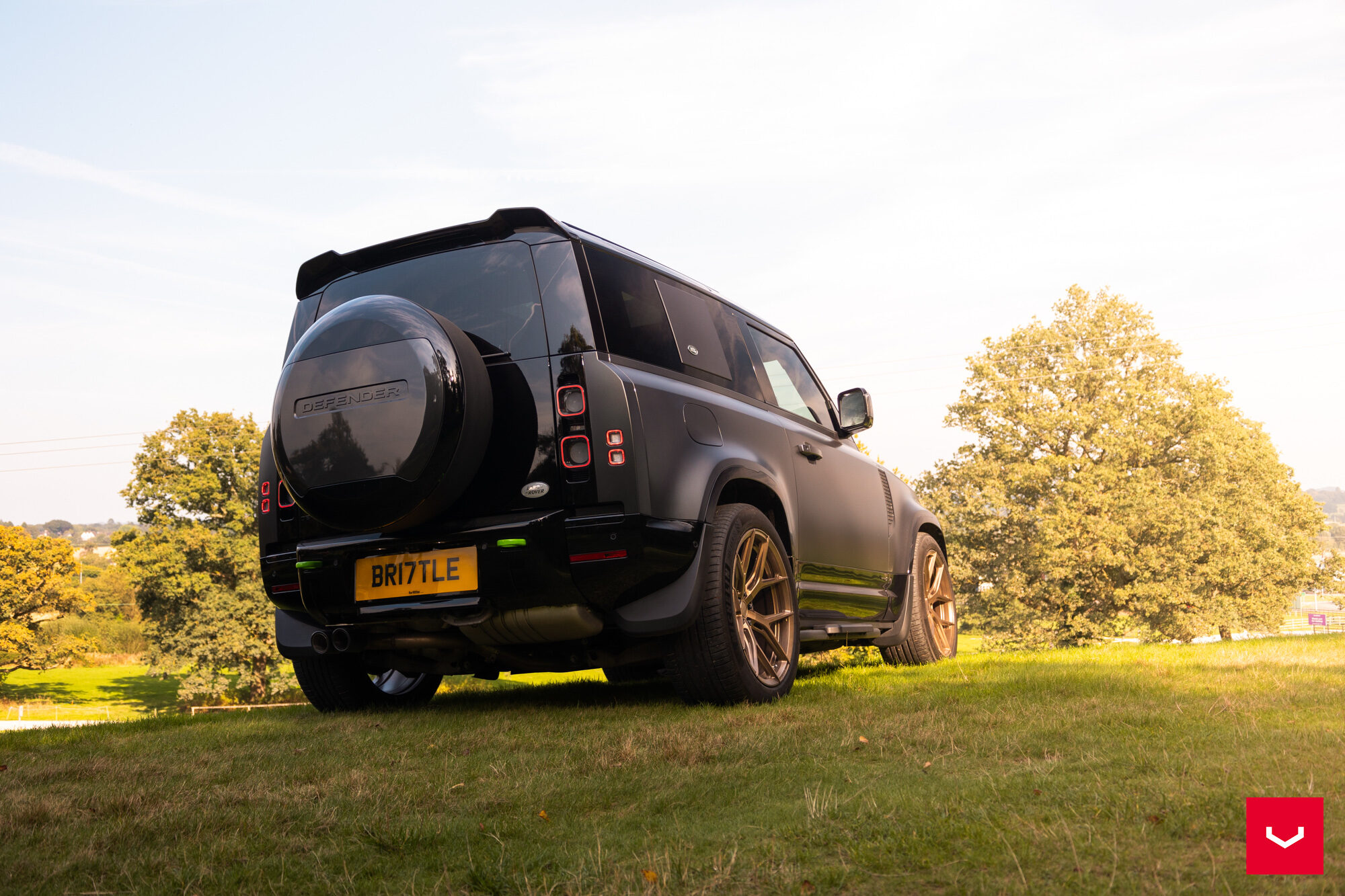 Land Rover Defender 90 - Hybrid Forged Series: HF-5 - Vossen Wheels
