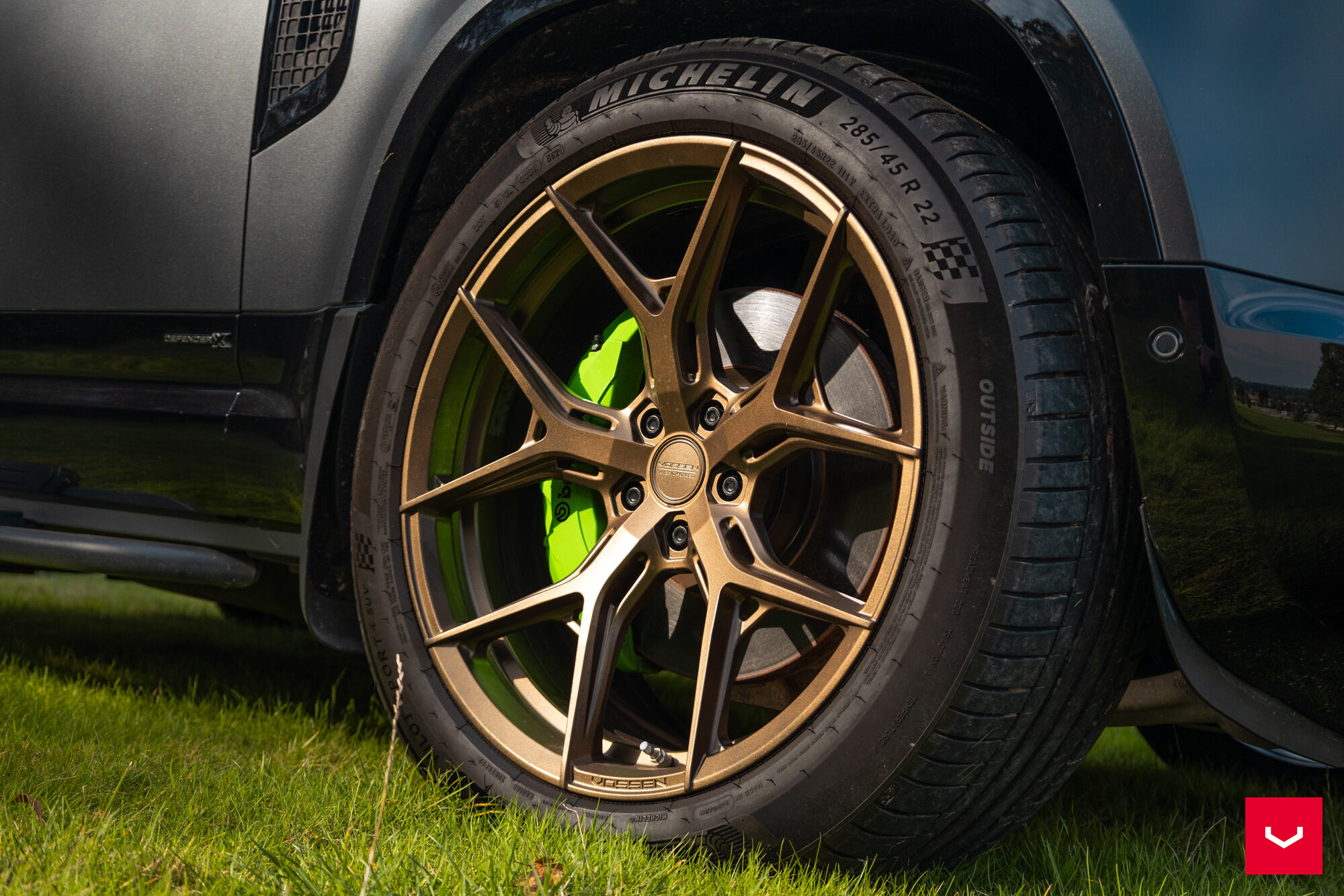 Land Rover Defender 90 - Hybrid Forged Series: HF-5 - Vossen Wheels