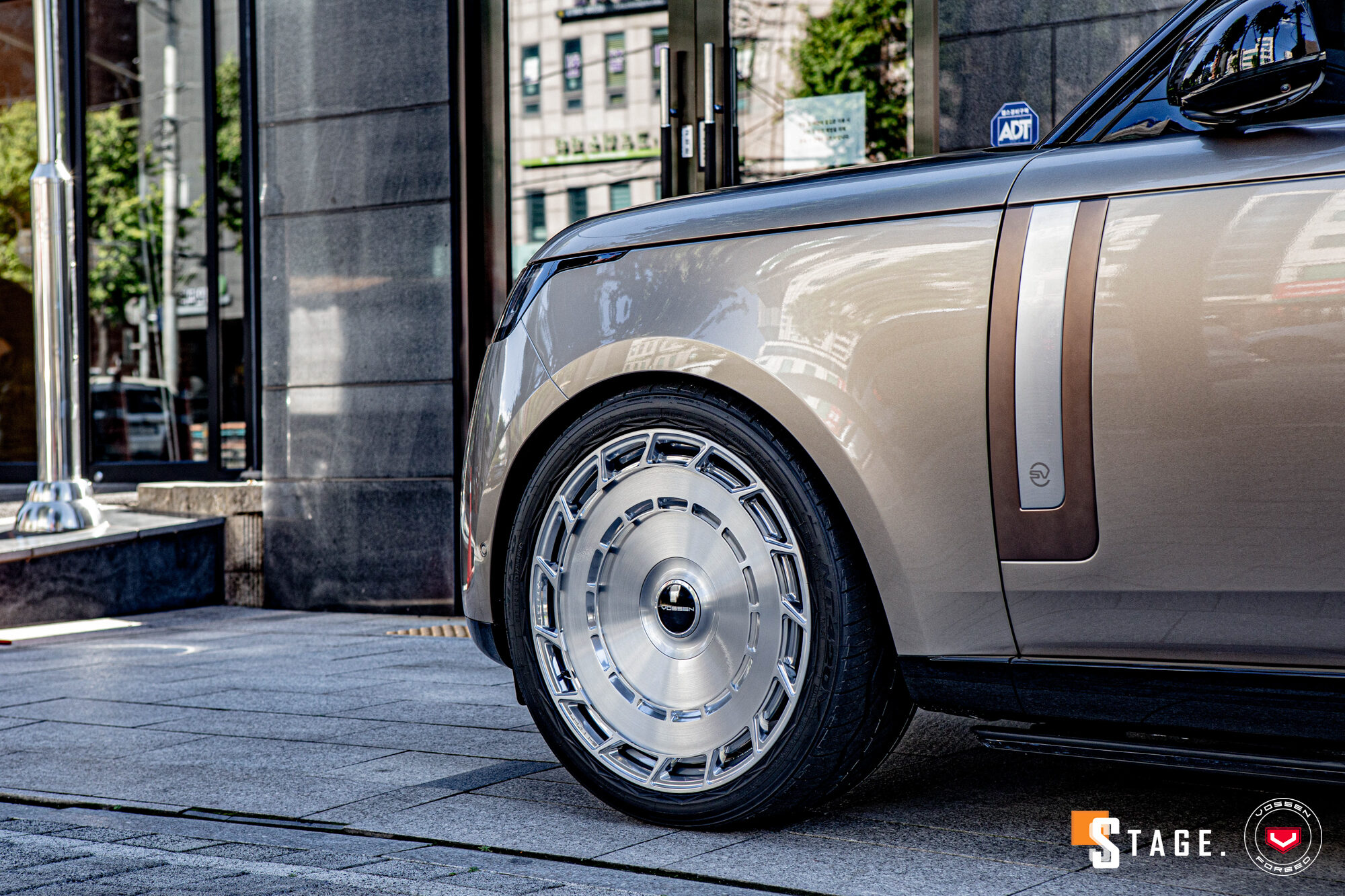 Land Rover Range Rover SV - LC3 Series: LC3-11T - Vossen Wheels