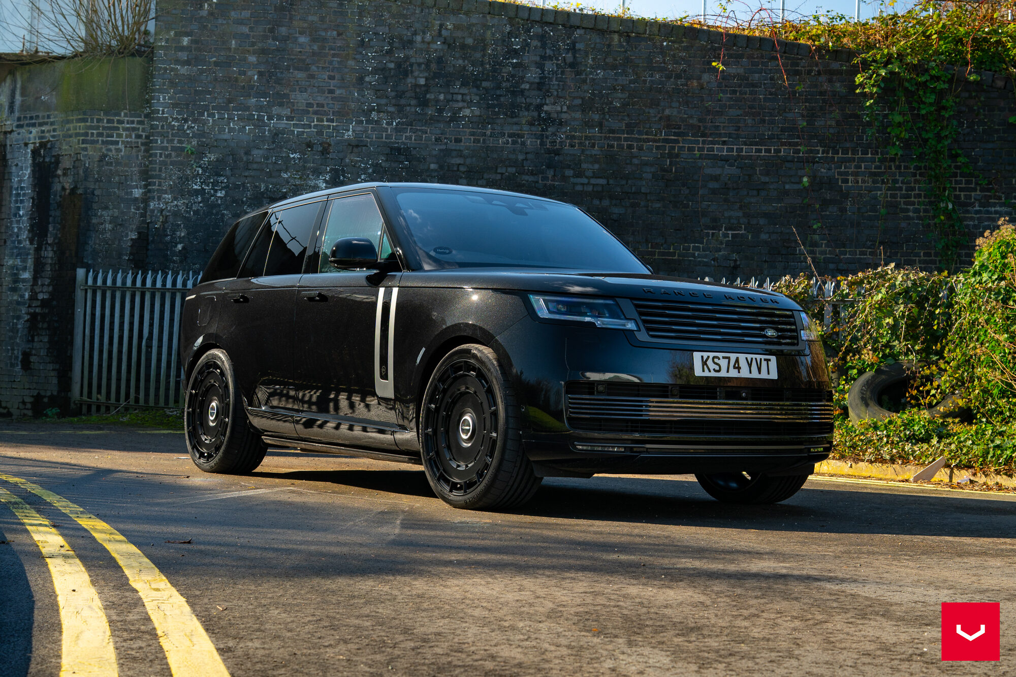 Range Rover SV - Hybrid Forged Series: HF-9 - Vossen Wheels